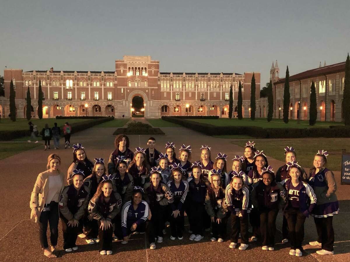 Dayton cheerleaders tour college campuses, perform