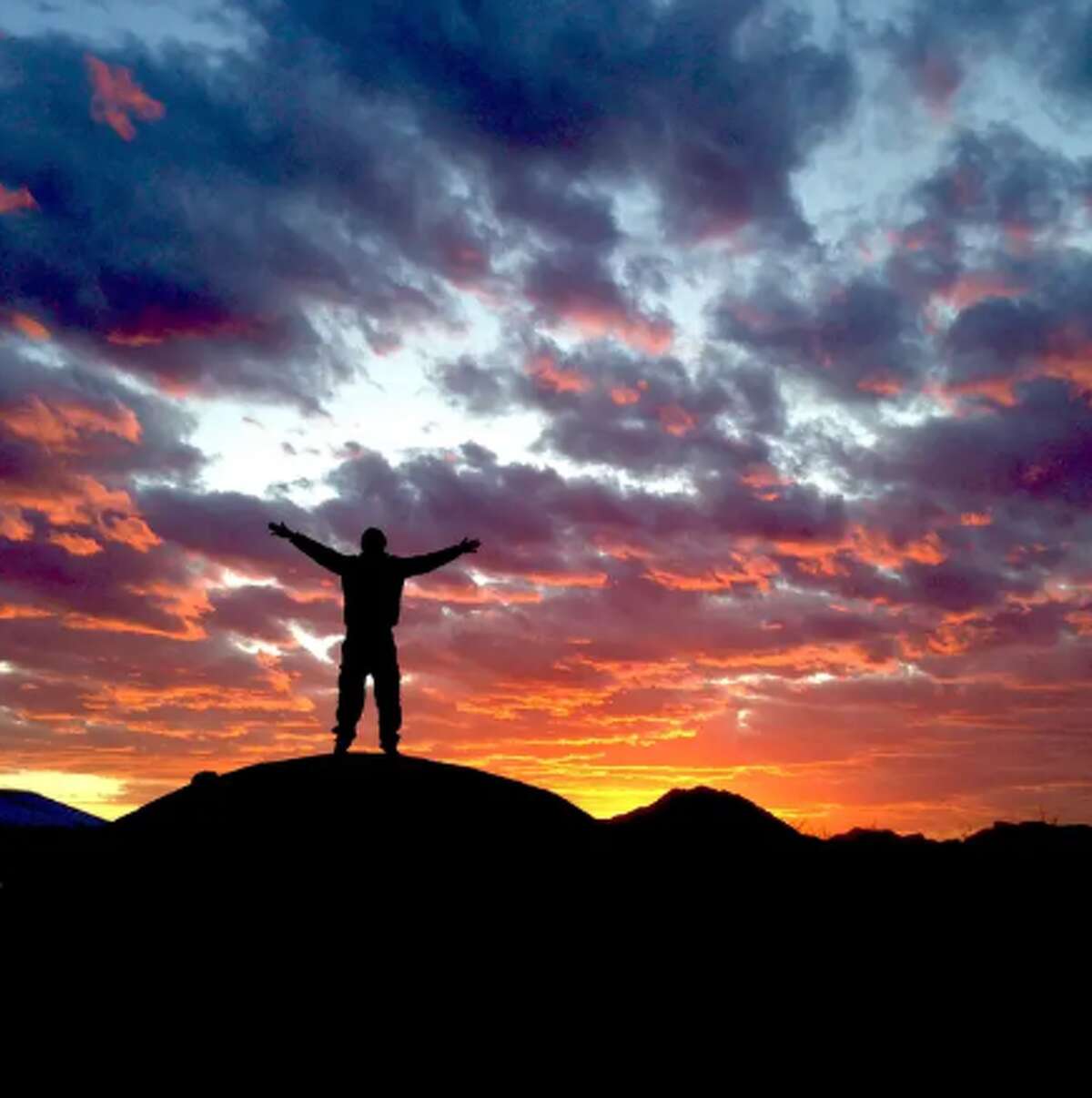 This beautiful off-grid adobe dome straight out of Star Wars is ...