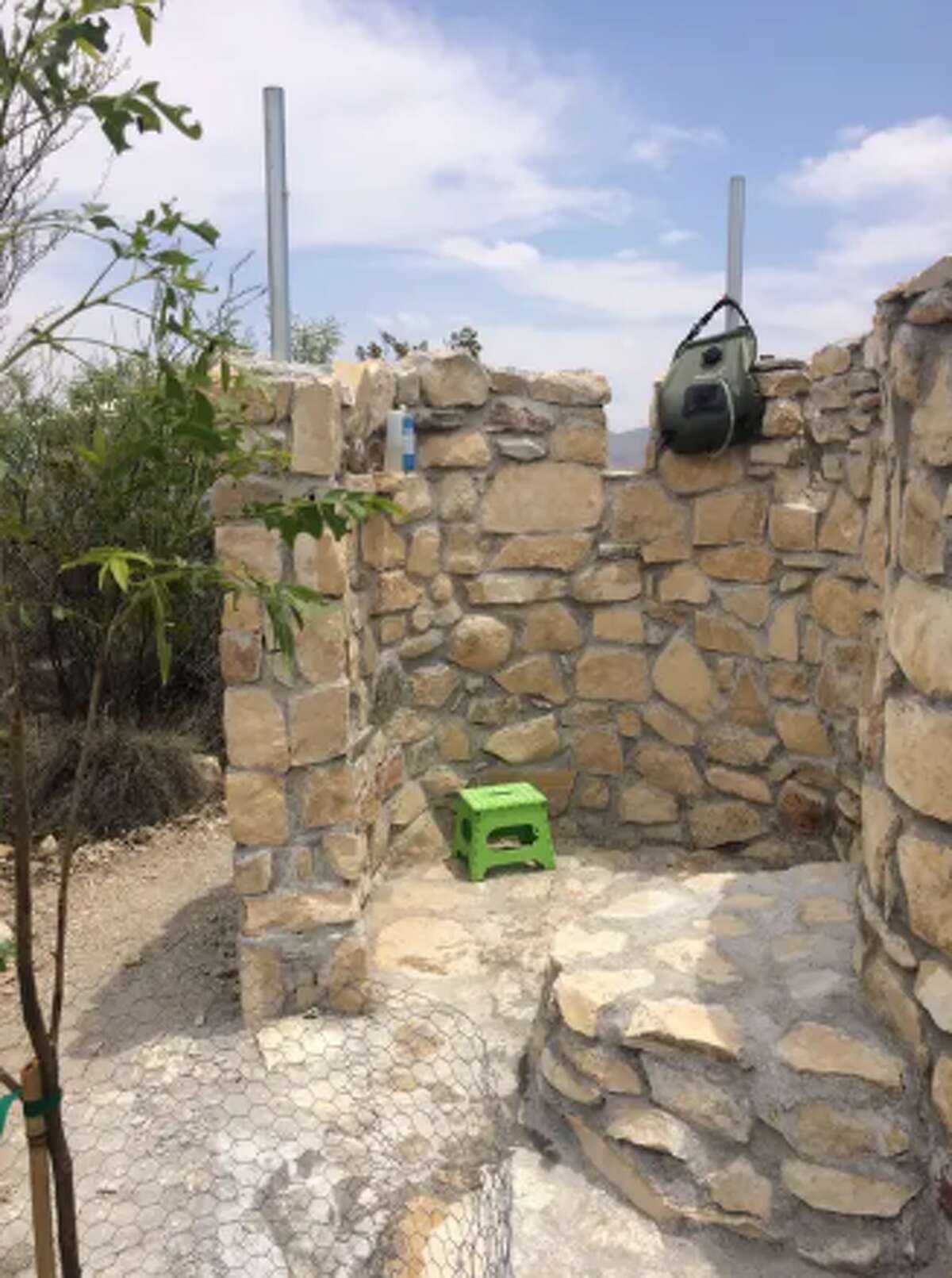 This beautiful off-grid adobe dome straight out of Star Wars is ...