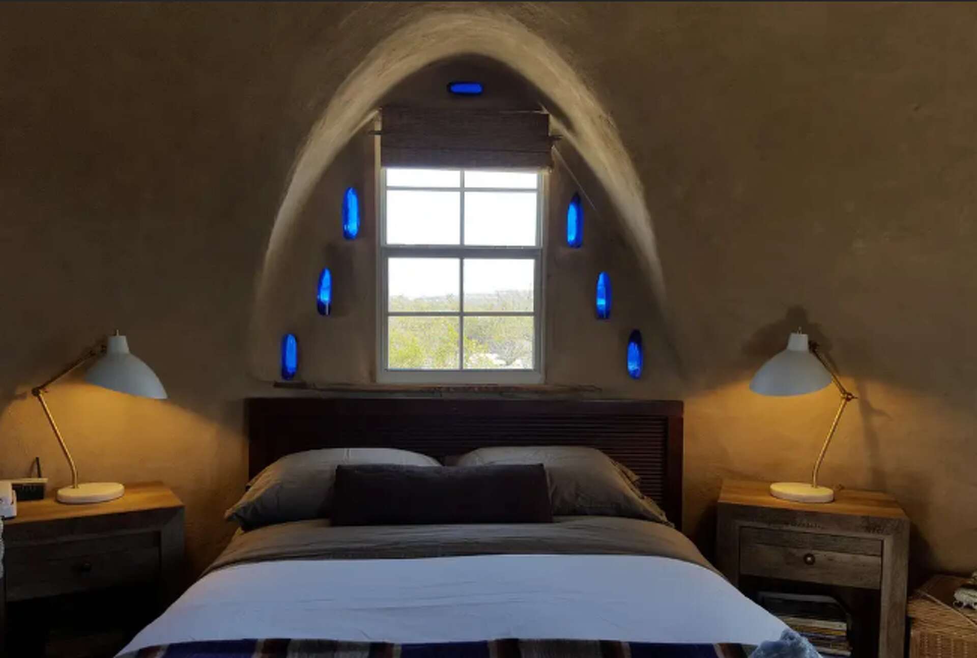 This beautiful off-grid adobe dome straight out of Star Wars is ...