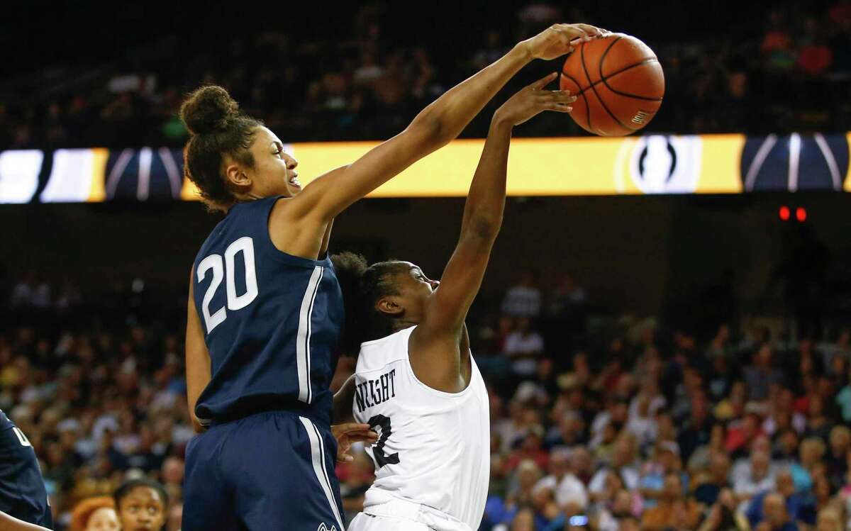 UConn’s Nelson-Ododa learning from the best of the bigs