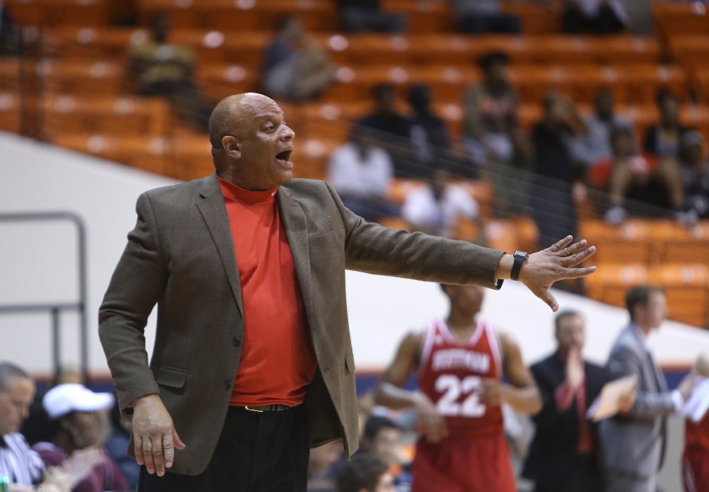 Yates opens playoffs with 141-34 win over Columbia