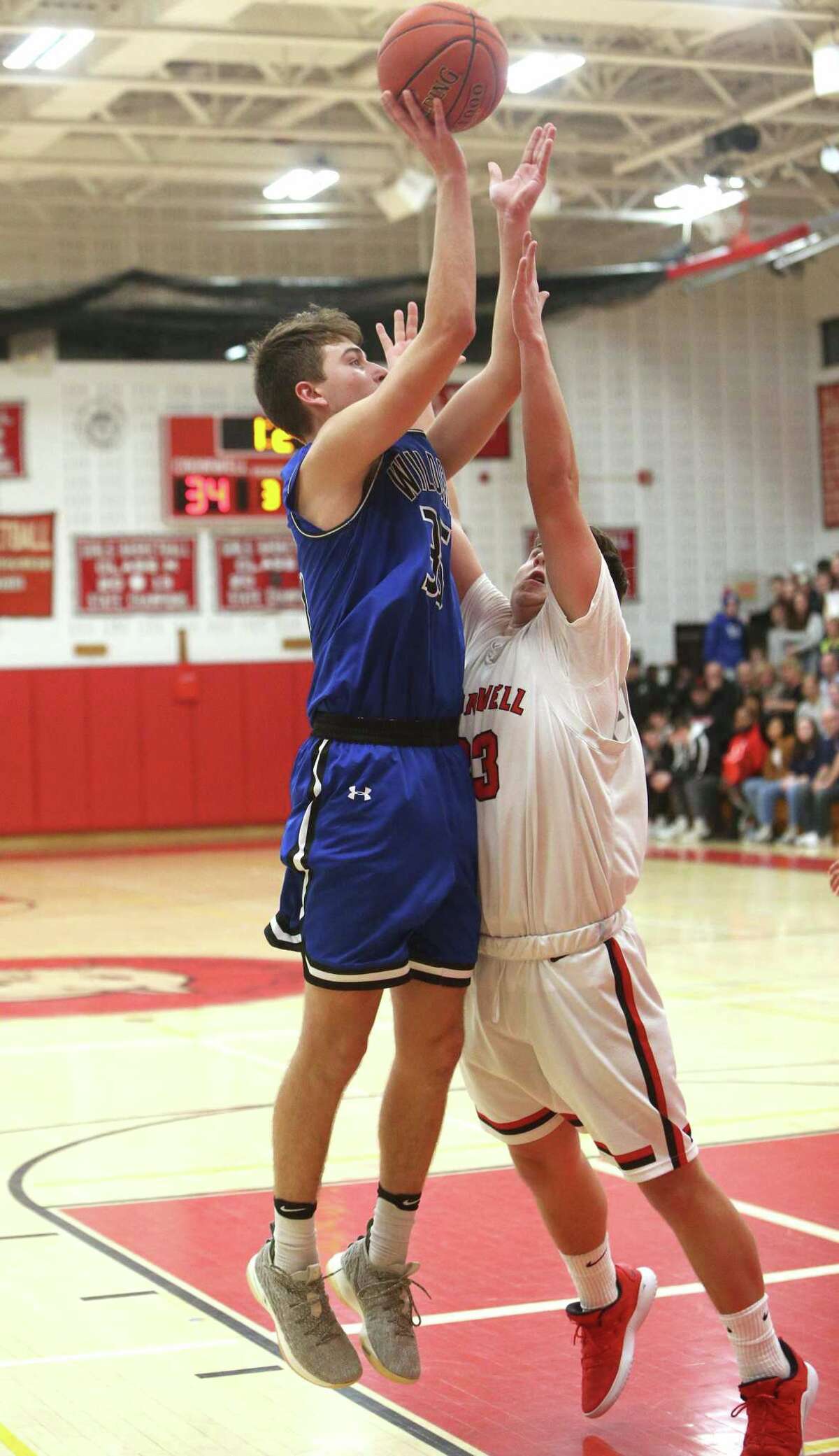 Cromwell edges Old Lyme, caps unbeaten regular season