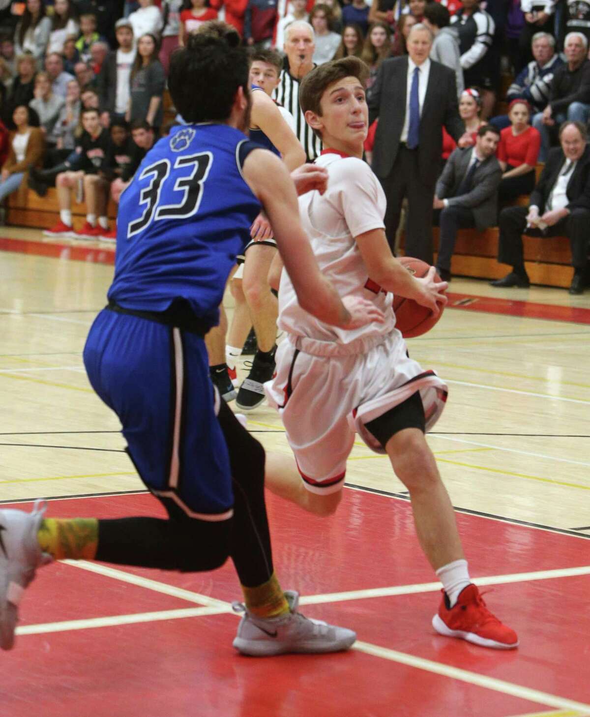 Cromwell edges Old Lyme, caps unbeaten regular season