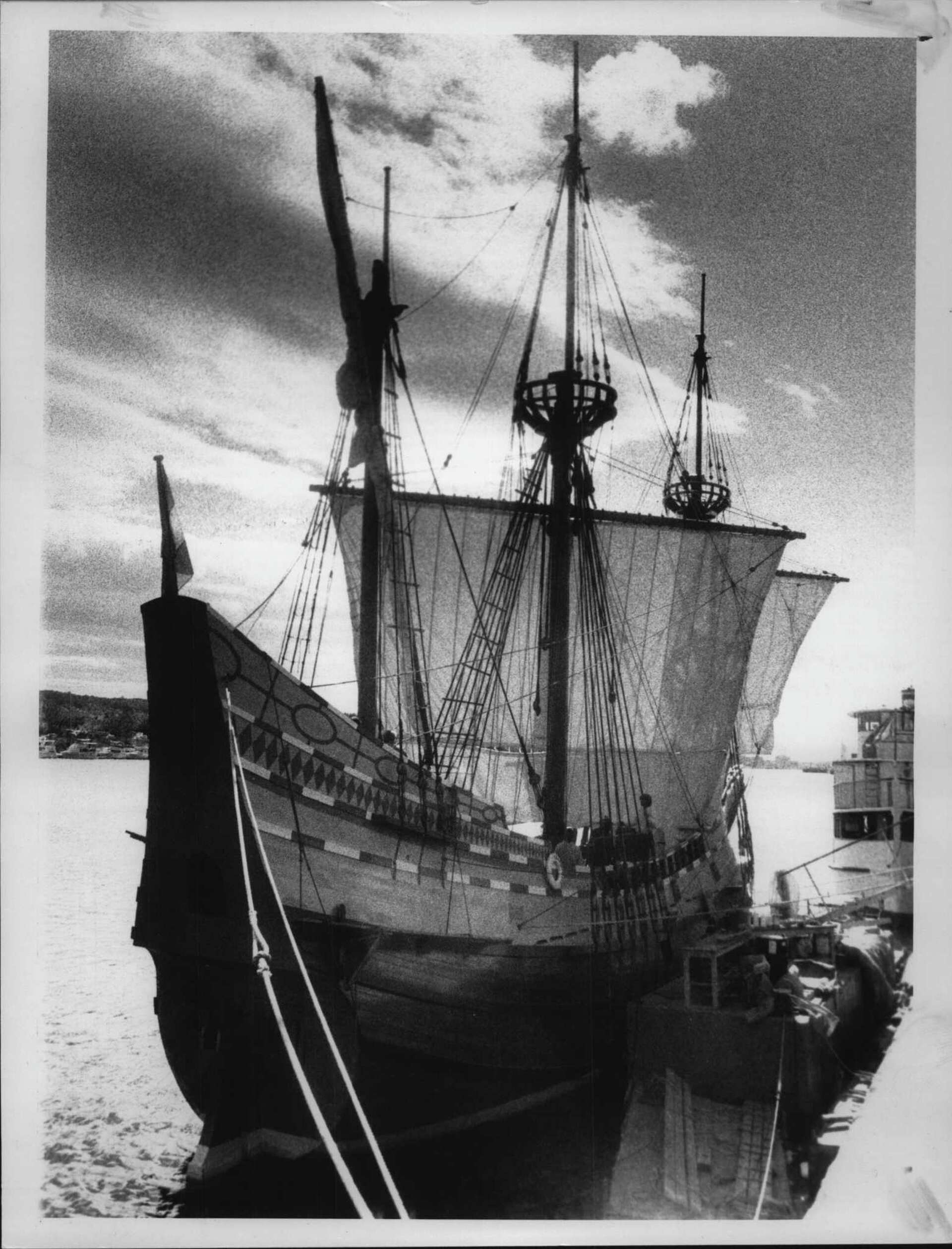 Half Moon losing Dutch host port; a return to Albany?