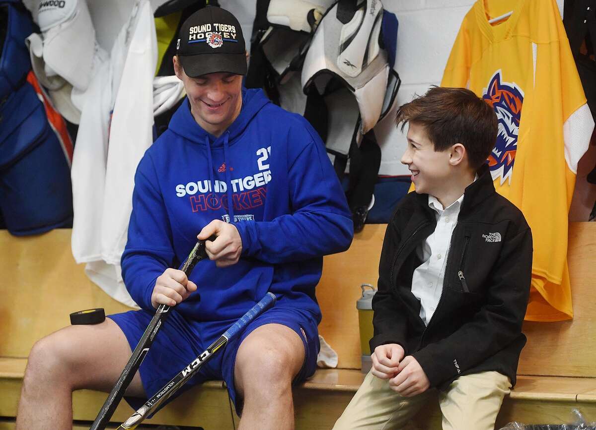 Make-A-Wish connects Ridgefield boy to Sound Tigers