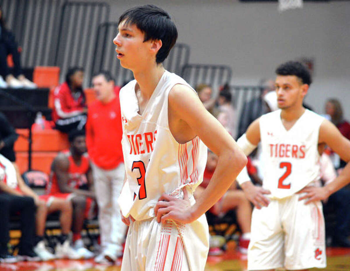 BOYS BASKETBALL: Weller brothers enjoy chance to play together