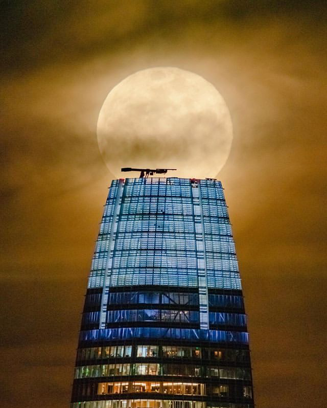 'Super snow moon' delights Bay Area