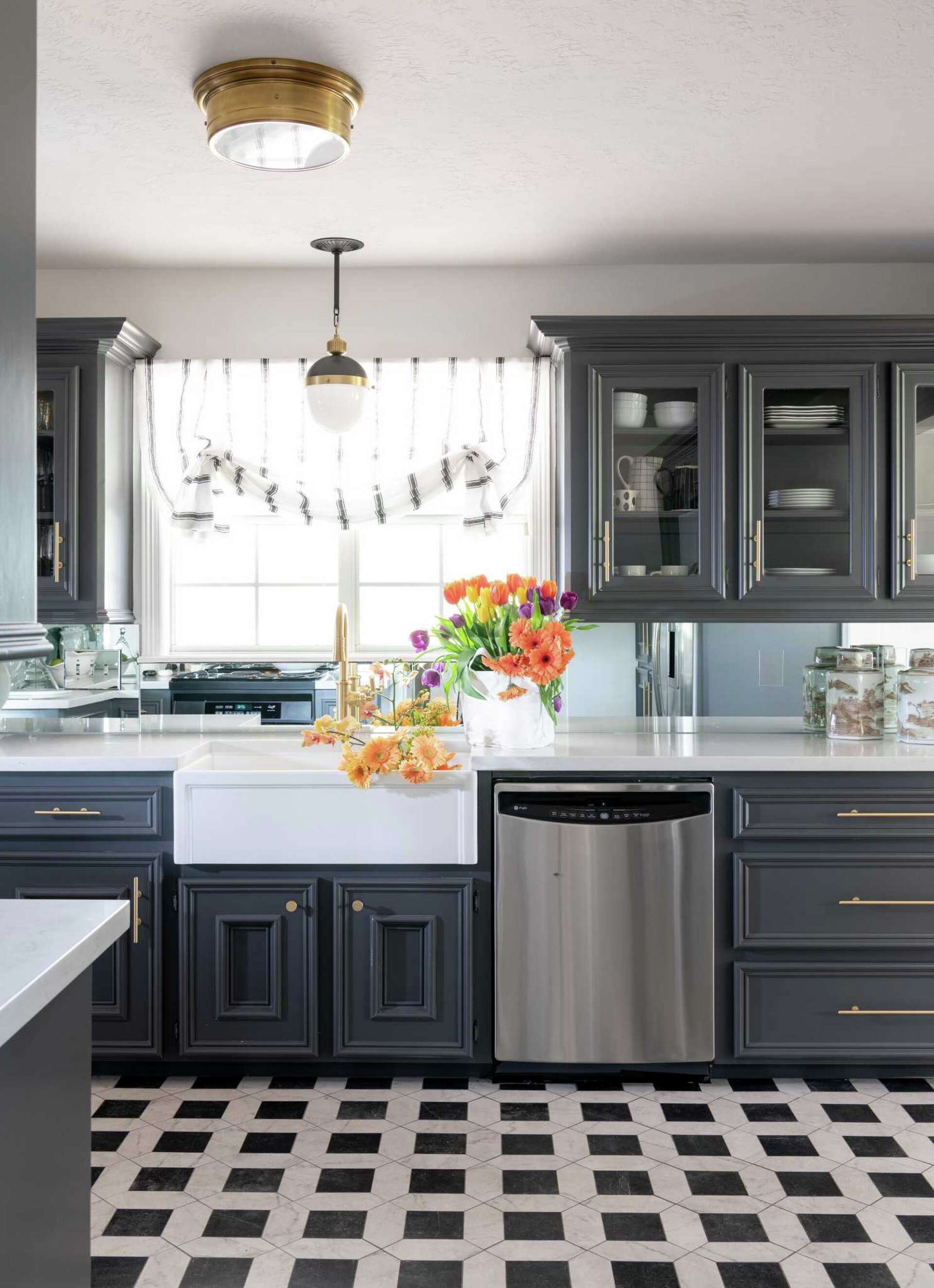 Design tips: What should I do with the smallest kitchen ever?