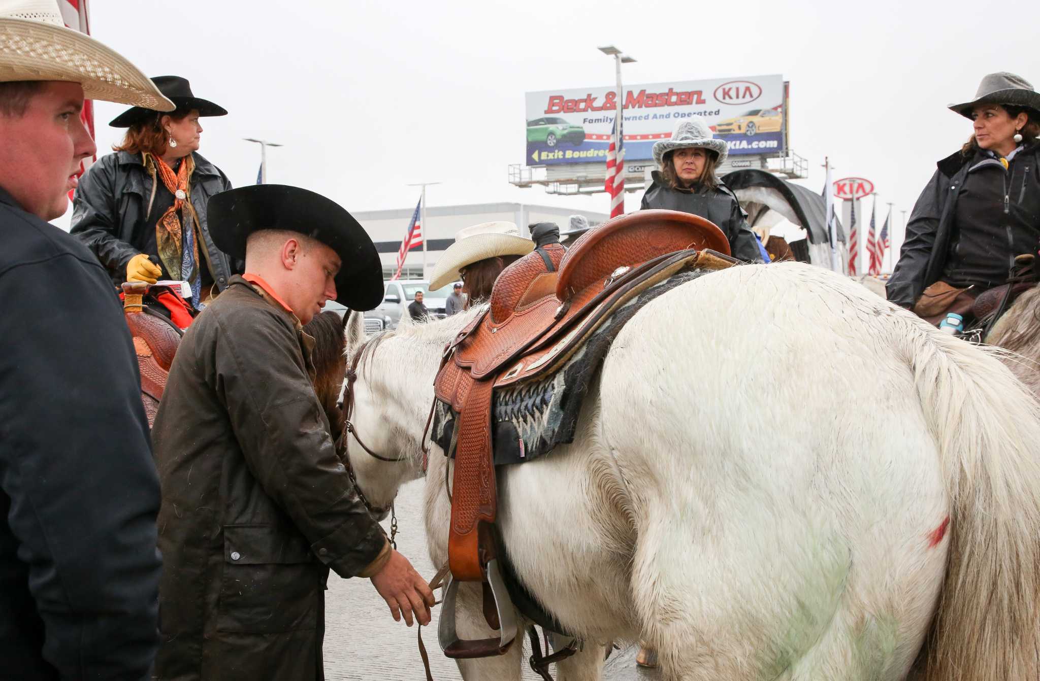 Hummer driver strikes horse in Sam Houston Trail Ride