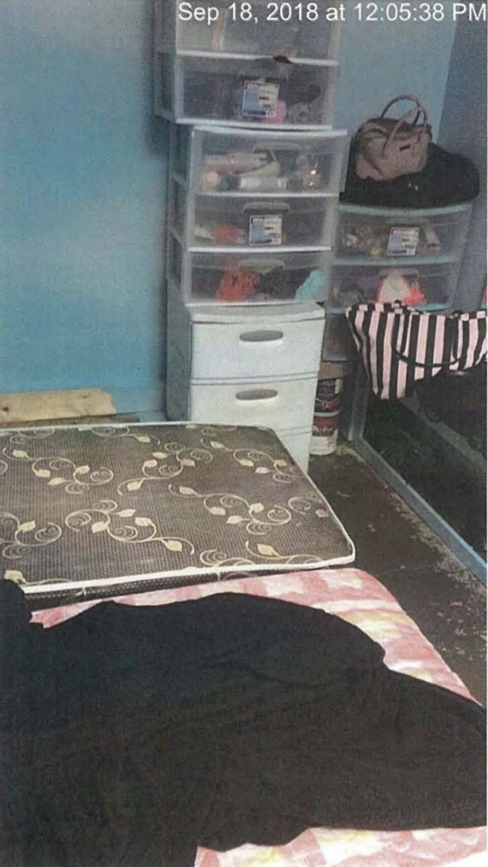 Photos Inside Texas Brothel Show Sex Trafficking Victims Bleak Living