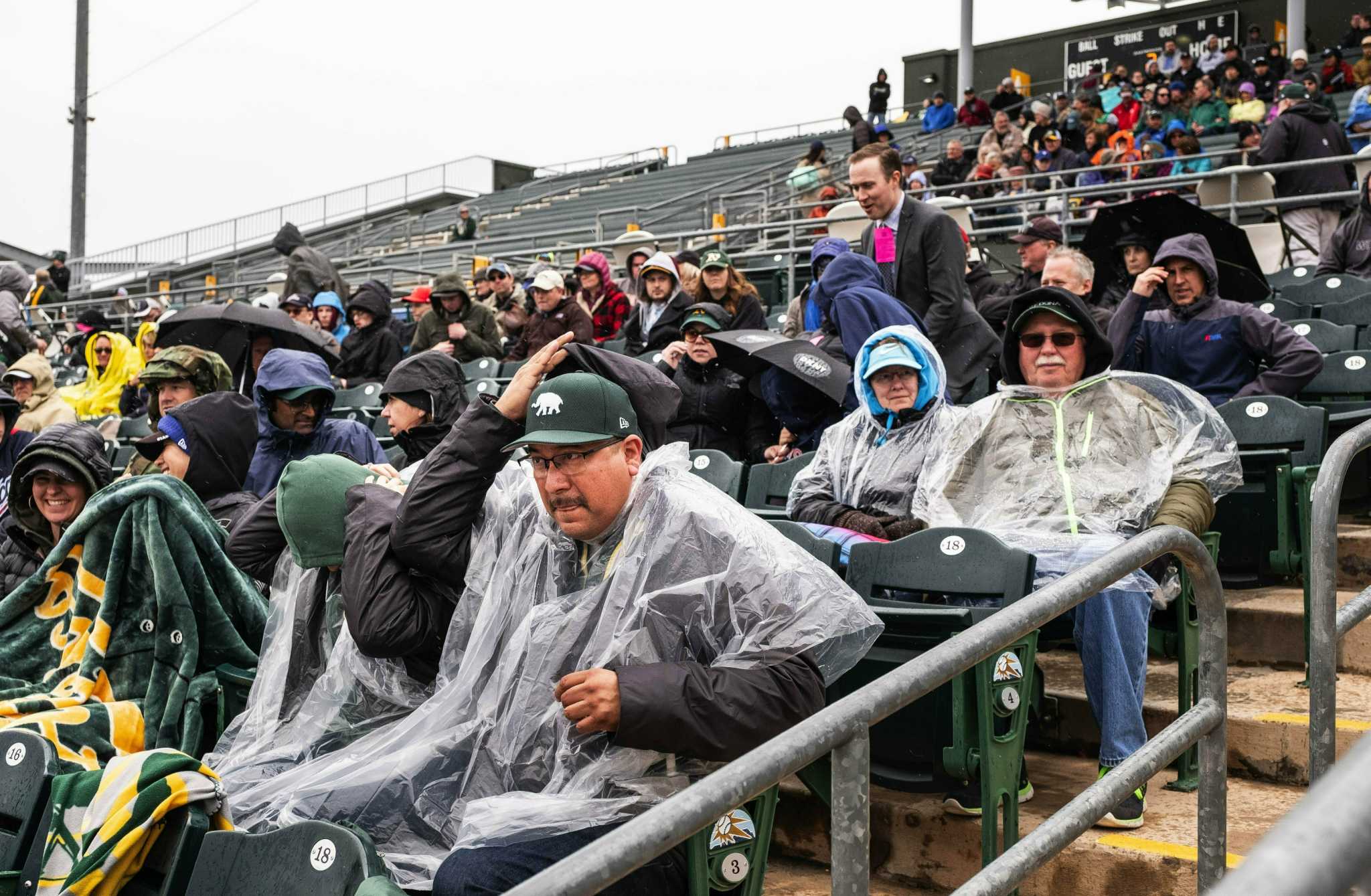 Rain, rain, go away! 1st MLB spring training game washed out