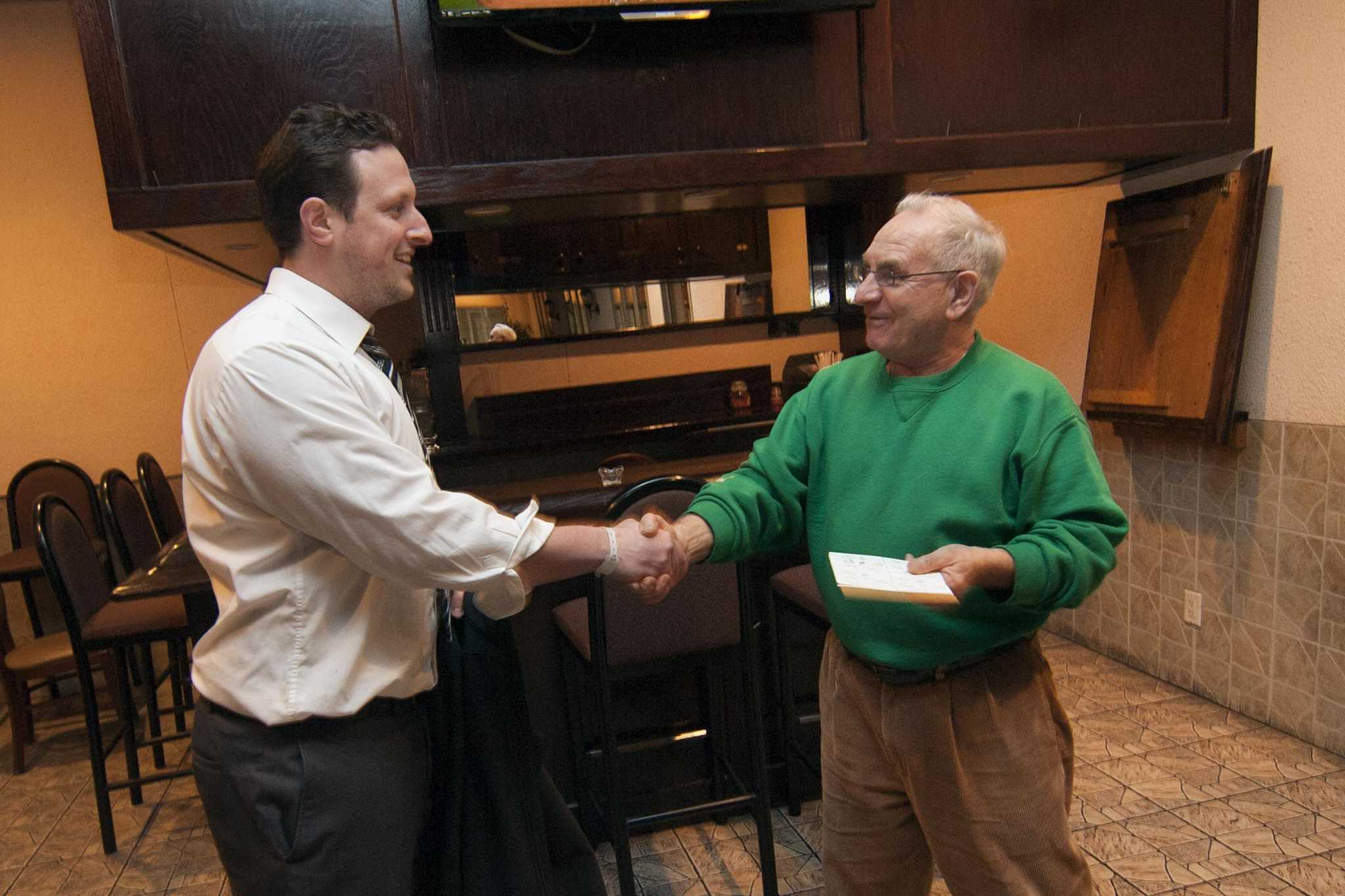 Bridgeport Councilman DeFilippo plans to do better attending meetings ...