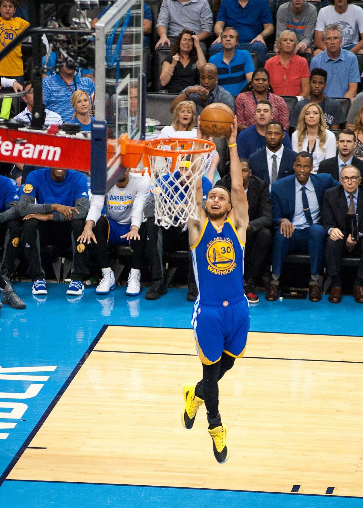 Making of a rare Stephen Curry dunk: ‘Doesn’t just happen by accident’