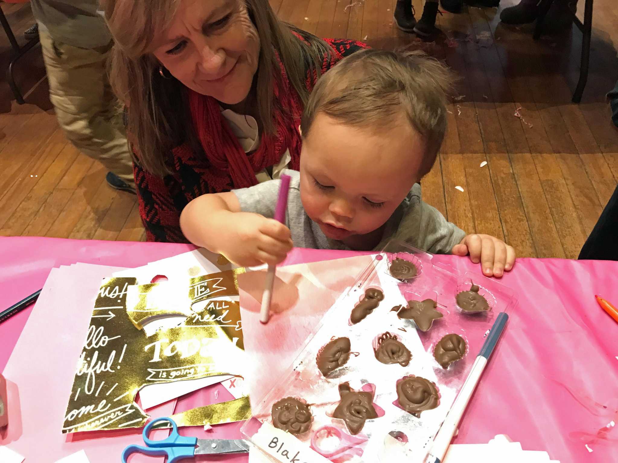 Kids create sweet treets at Pequot Library