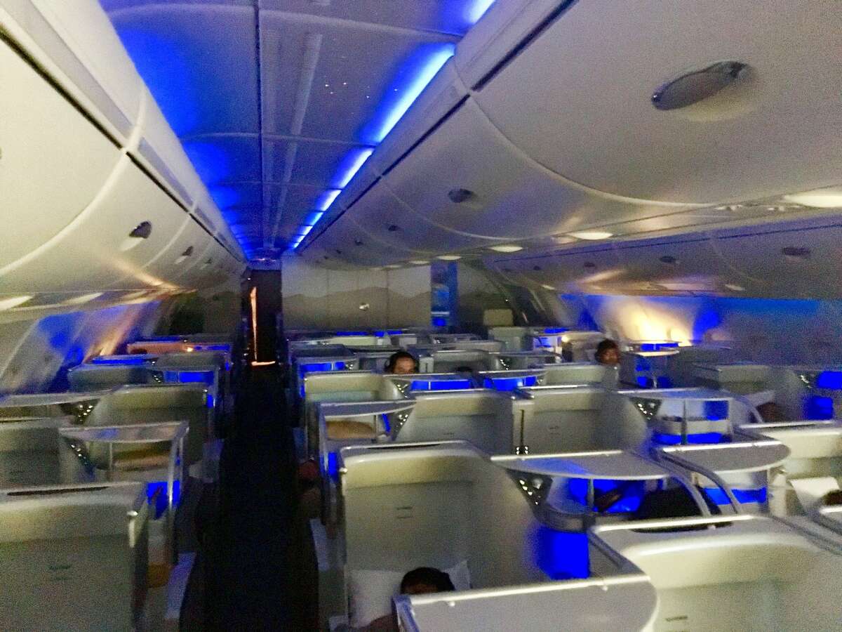 What it's like to fly Emirates business class