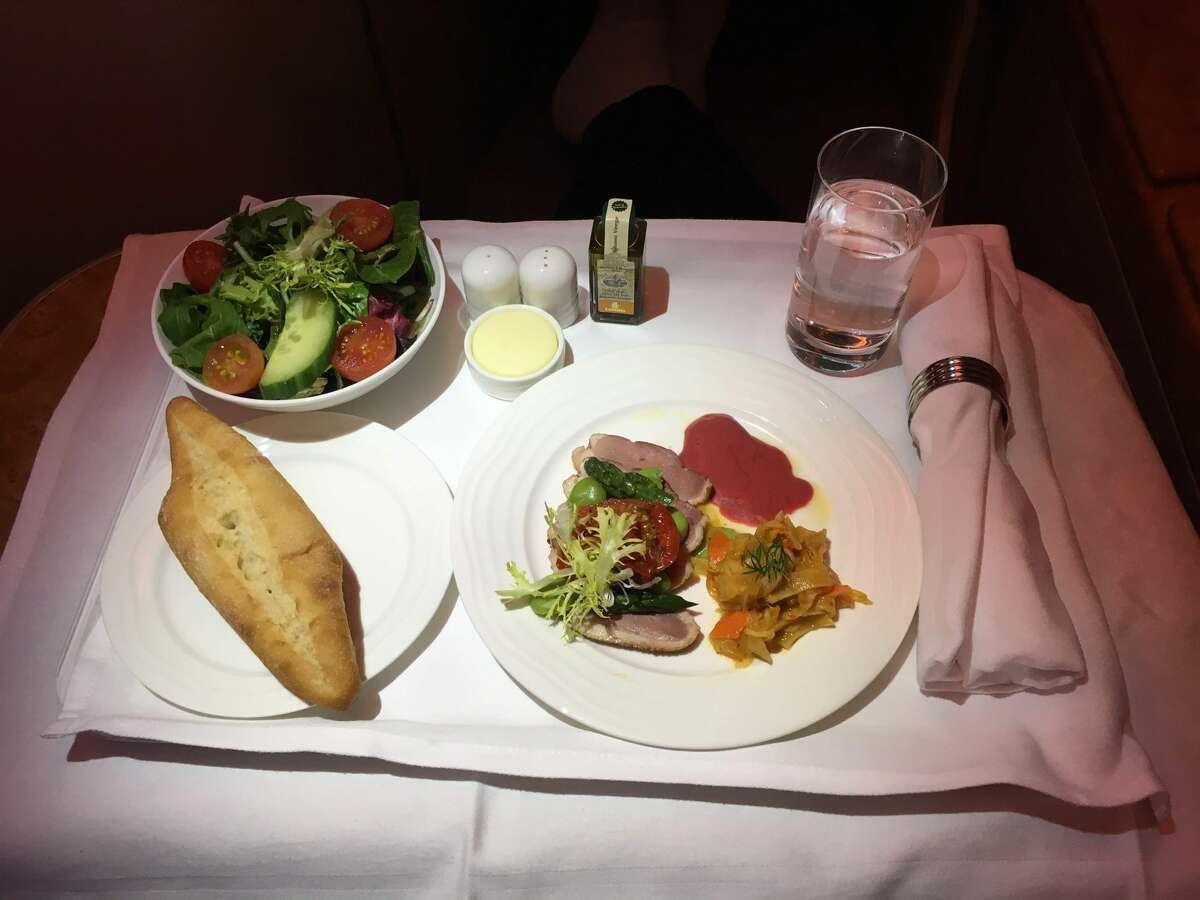 What it's like to fly Emirates business class