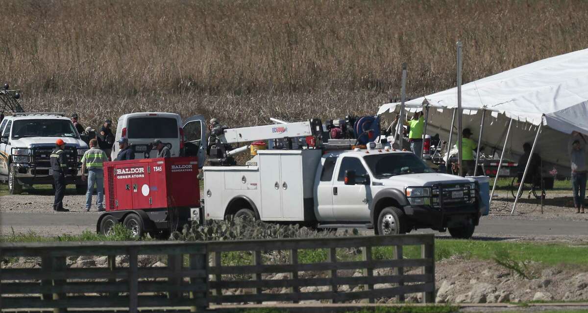Search continues for body at plane crash site