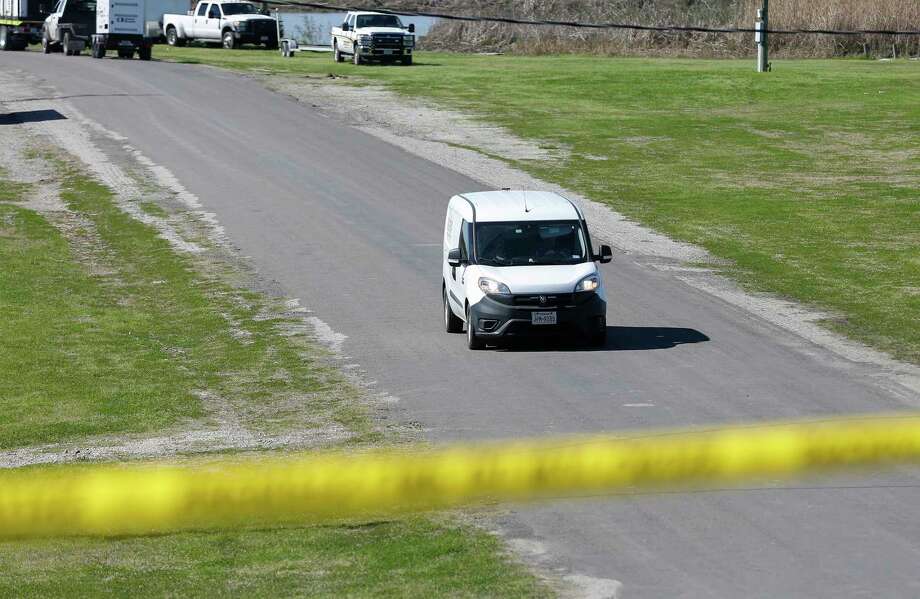 3 confirmed dead after Boeing 767 cargo plane's nose dive into Trinity ...