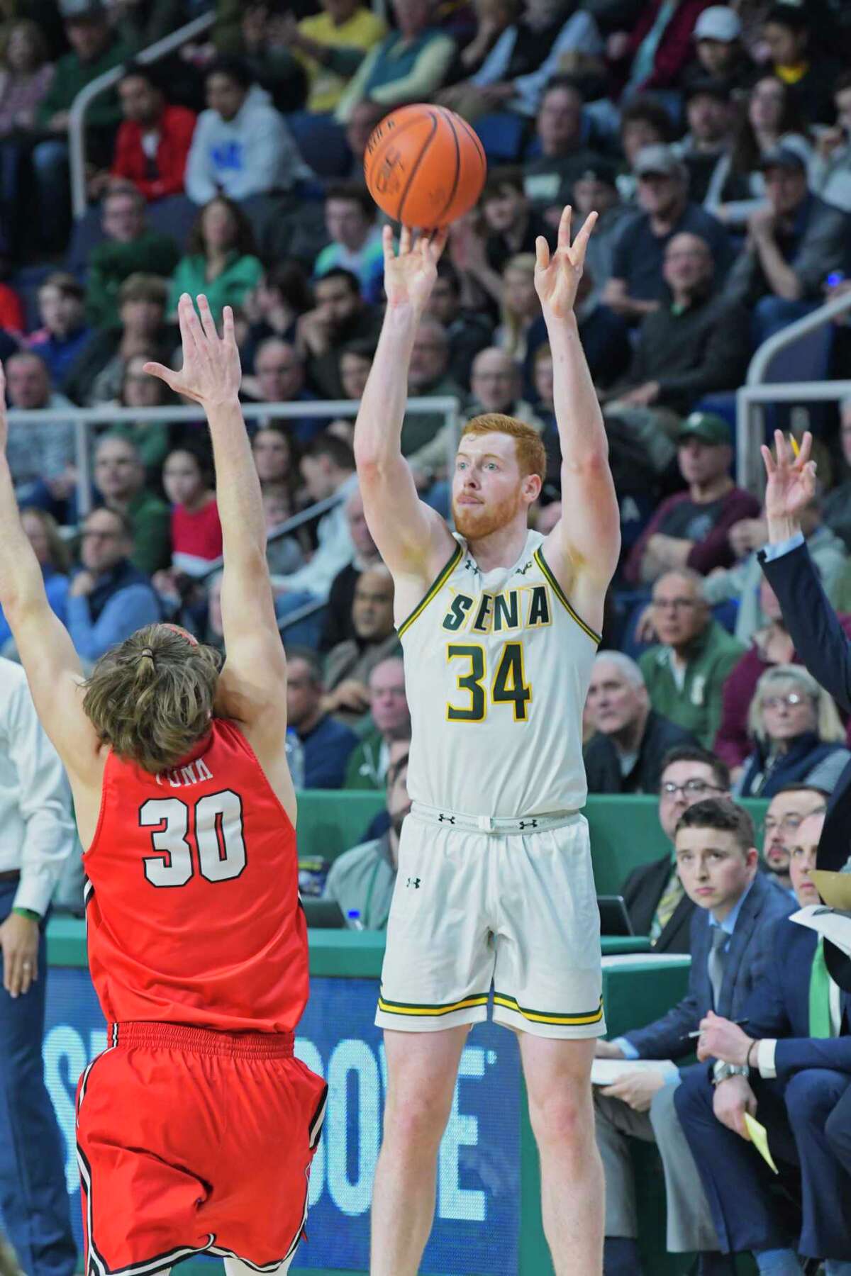 Siena men's basketball beats Marist 67-55