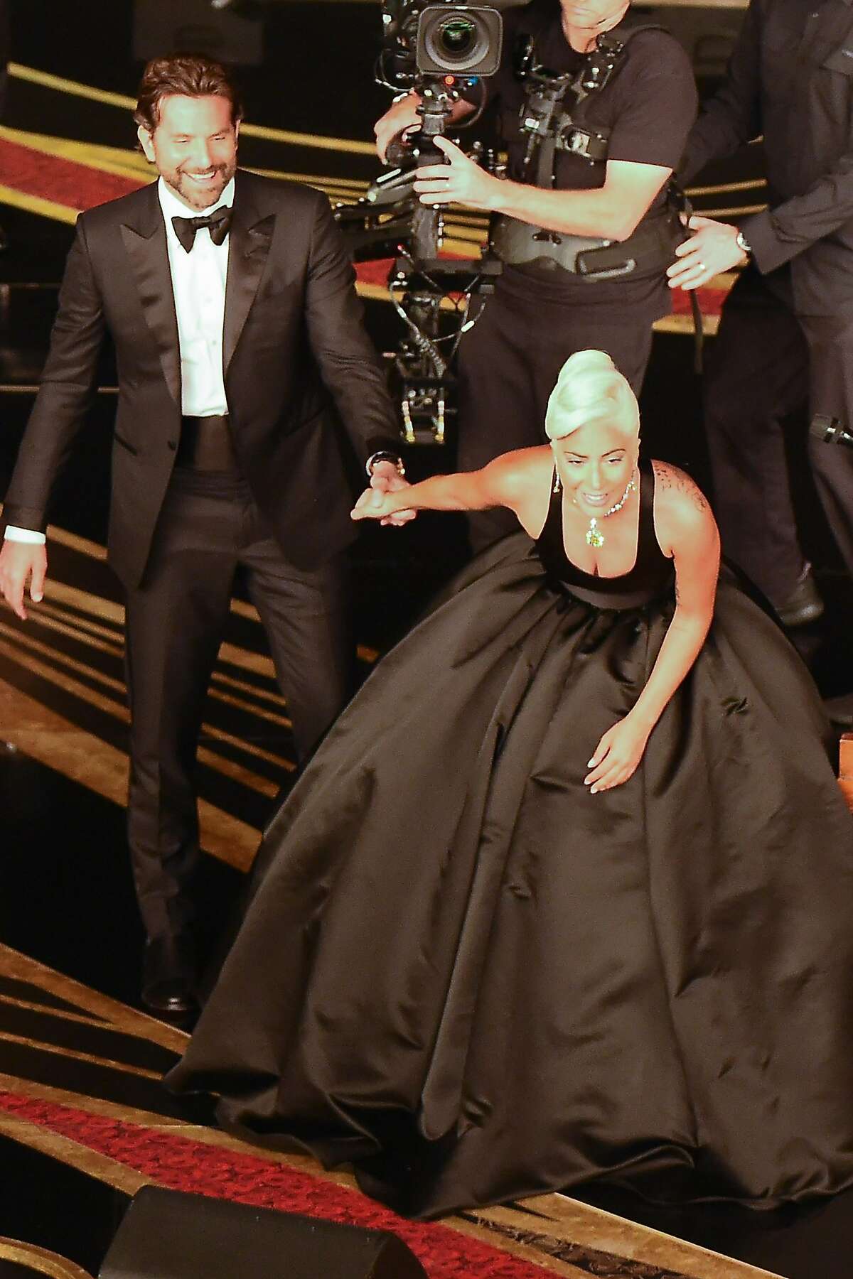 Lady Gaga, Bradley Cooper shine with Oscars performance; 'Shallow' wins ...
