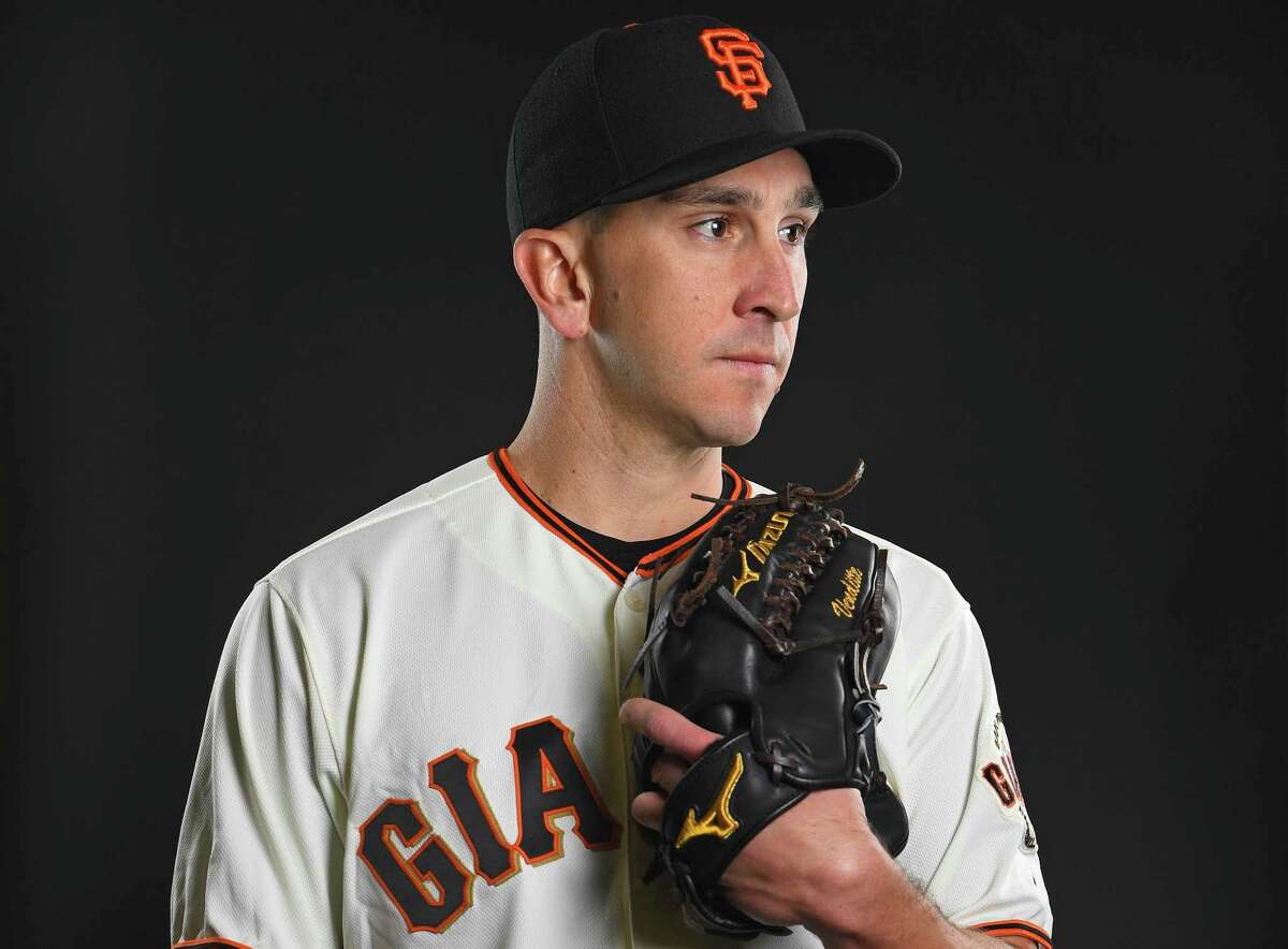 Pat Venditte brings his ‘switch-handed’ talents to Giants’ bullpen