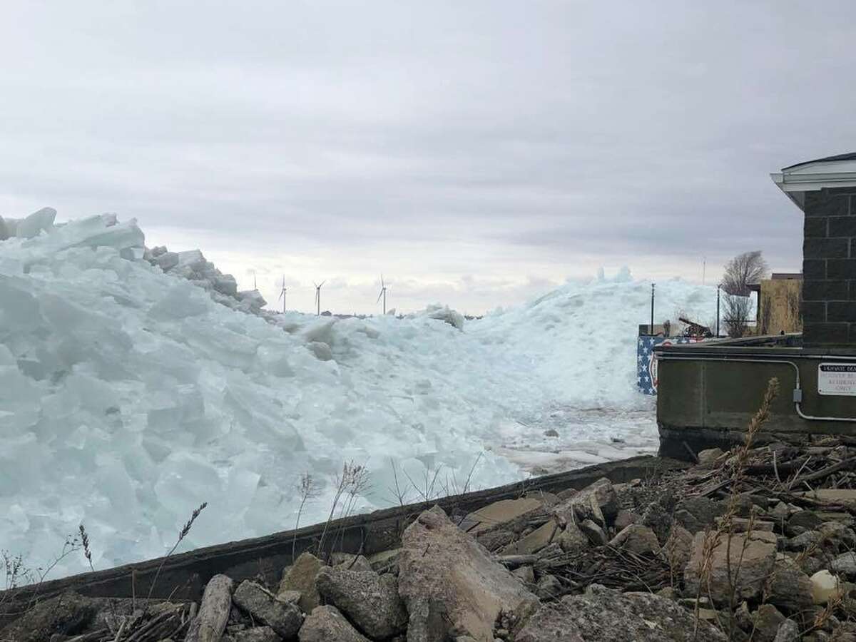 Incredible 'ice tsunami' filmed along Lake Erie