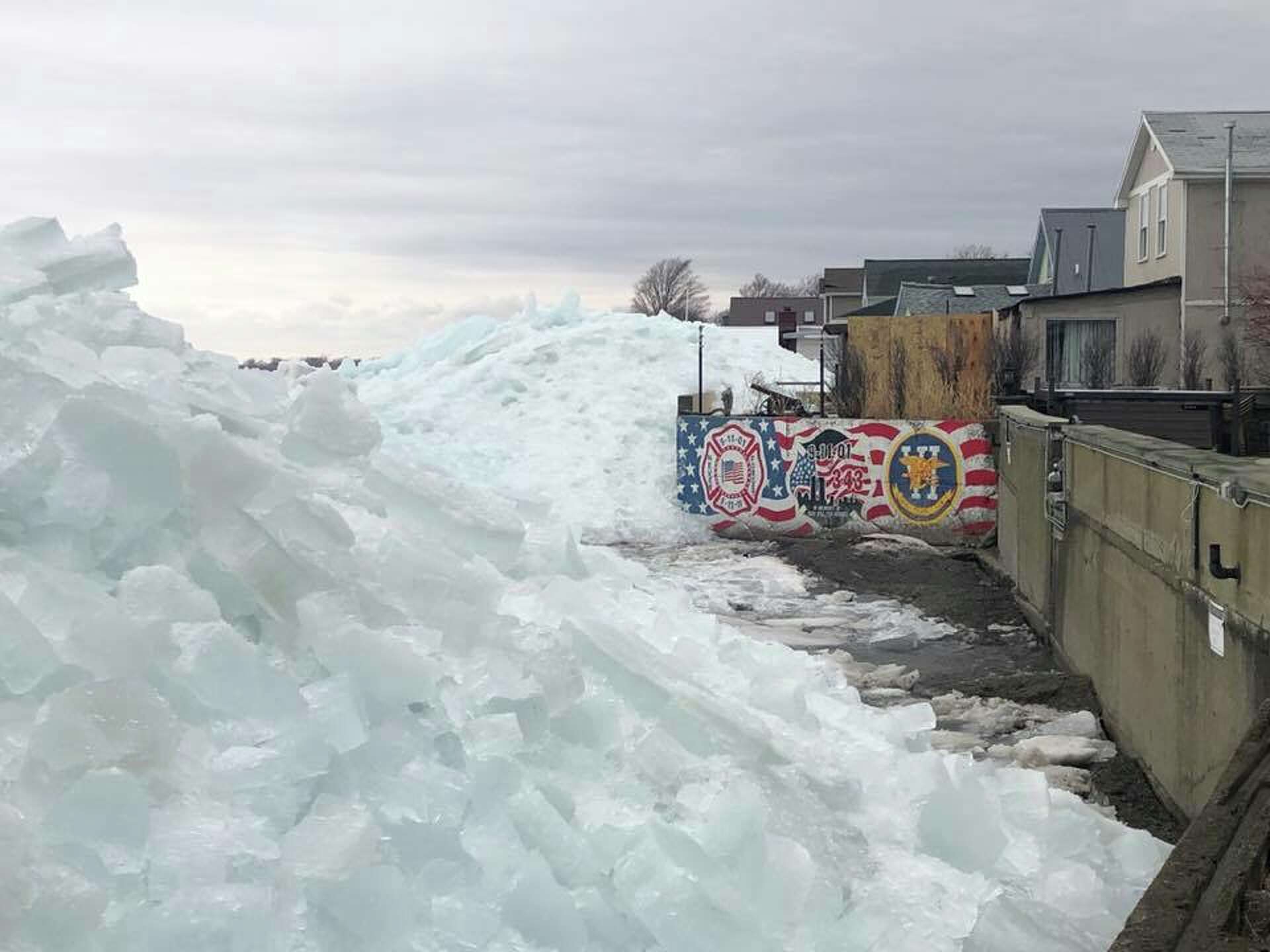 Incredible 'ice tsunami' filmed along Lake Erie