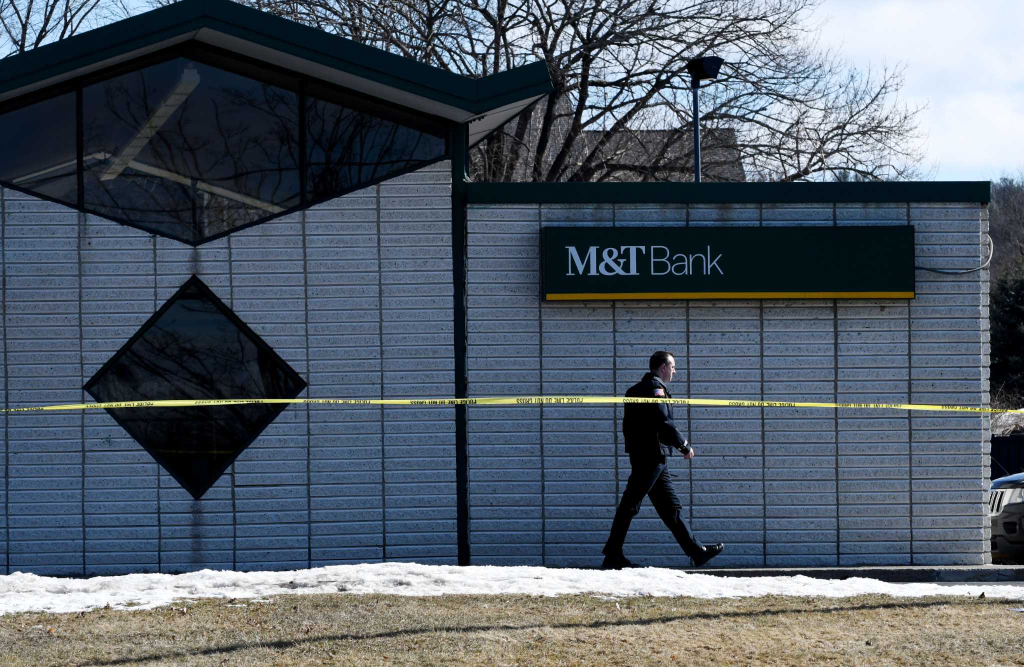 Albany man admits to bank robberies, faces 17-year term