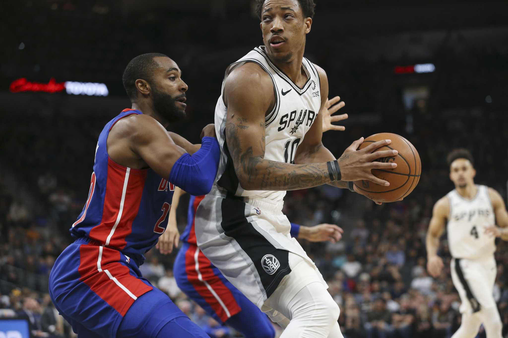 Spurs’ defense returns, and so does the winning