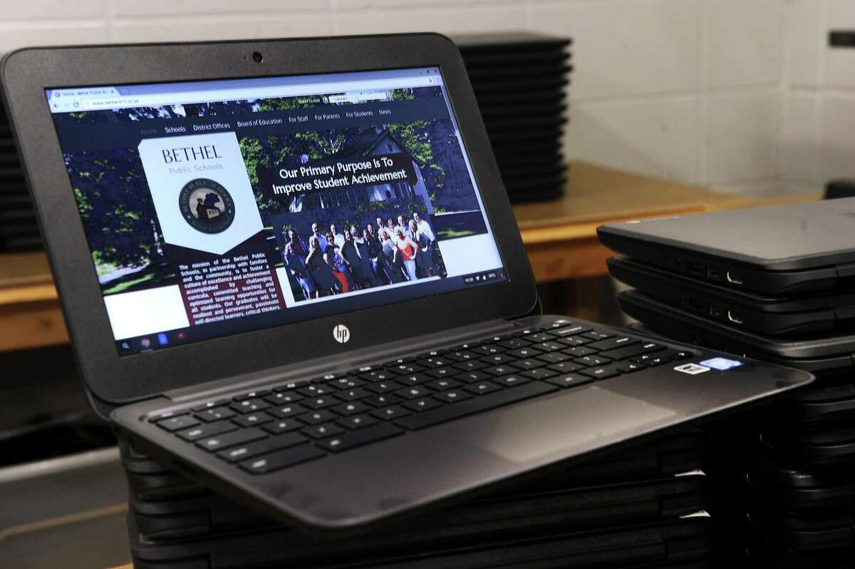 Chromebook offers advantages, but there are downsides