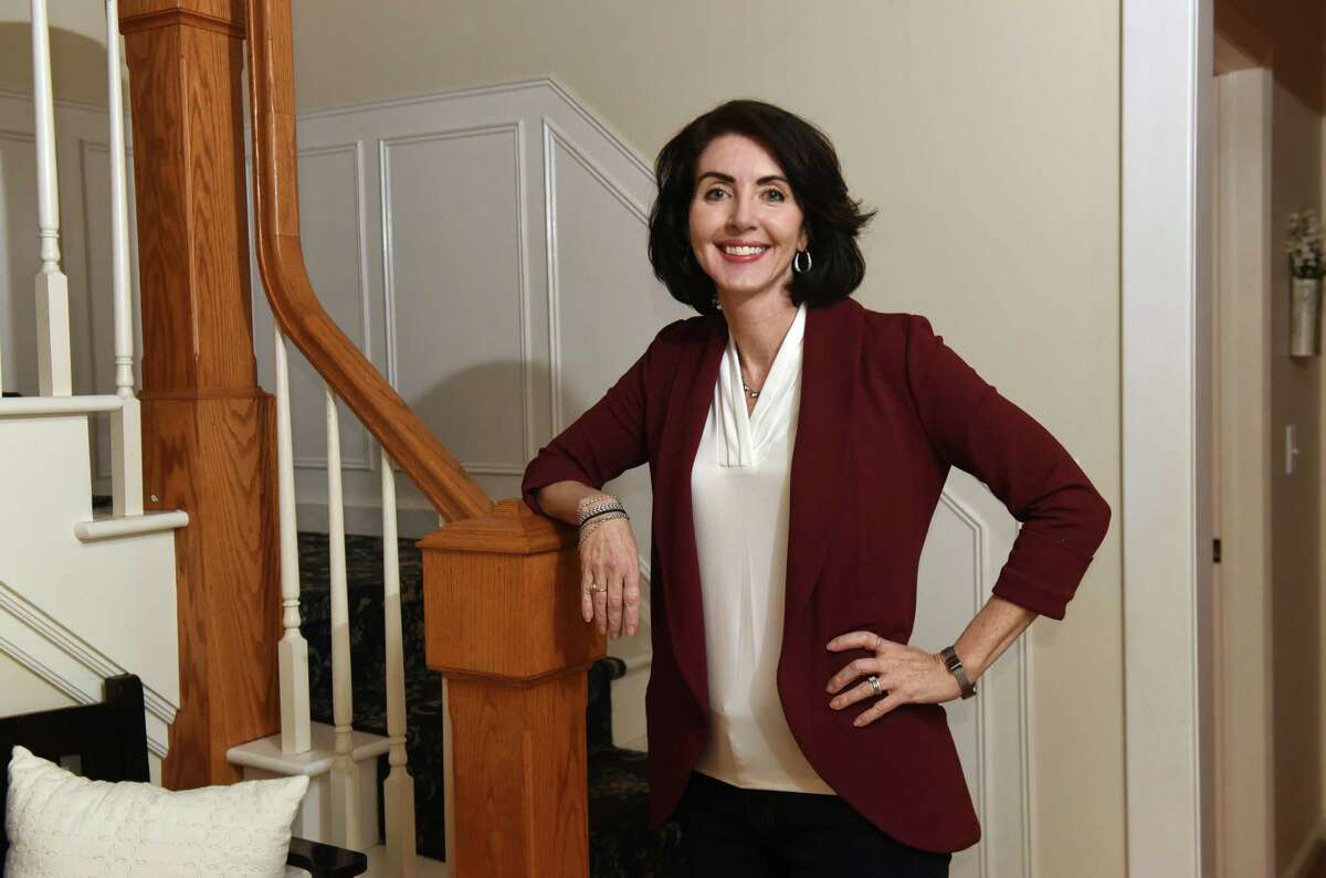 Business helps coach high schoolers through college applications