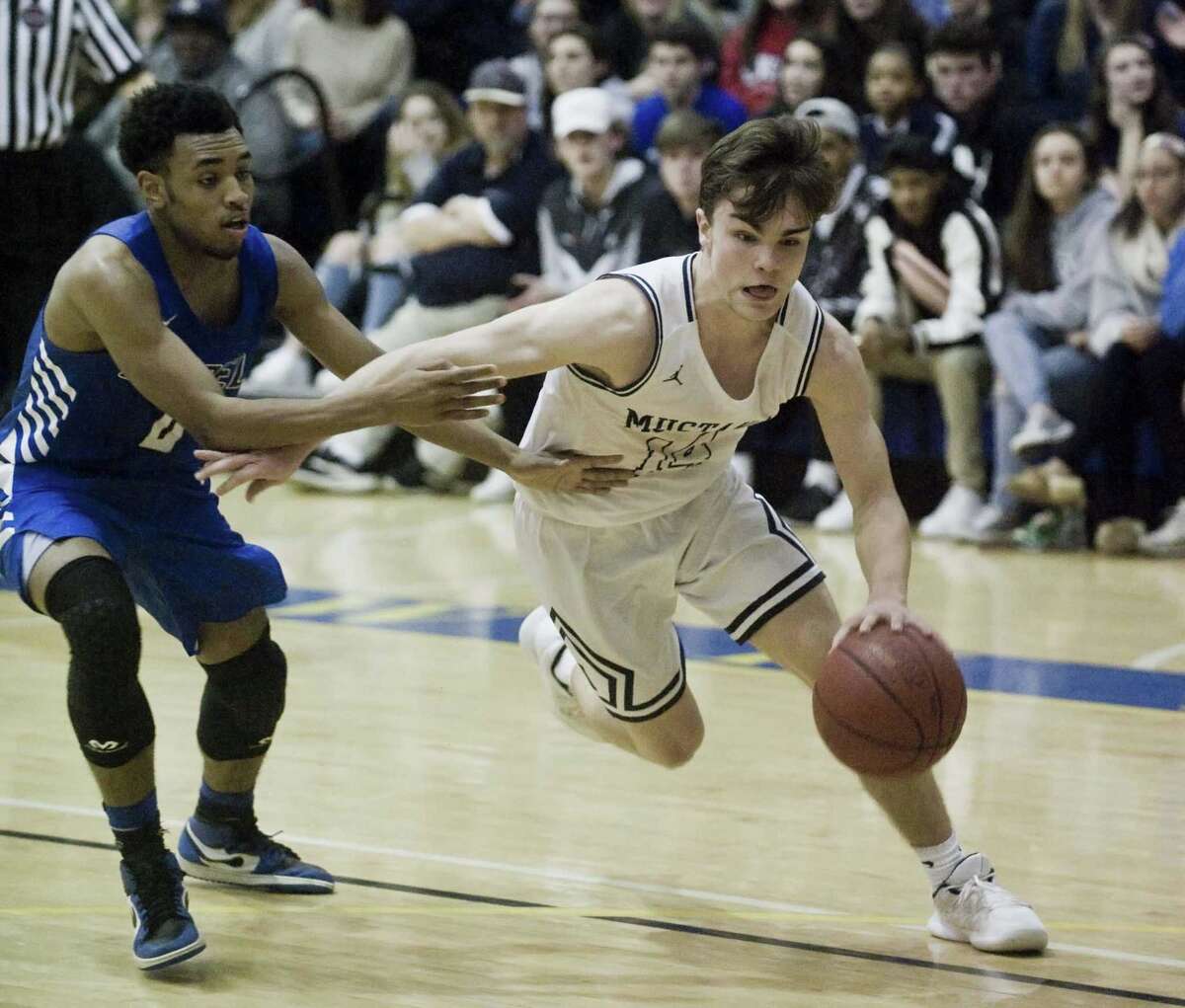 Edwards’ buzzer-beating 3 lifts Bunnell to SWC title over Immaculate