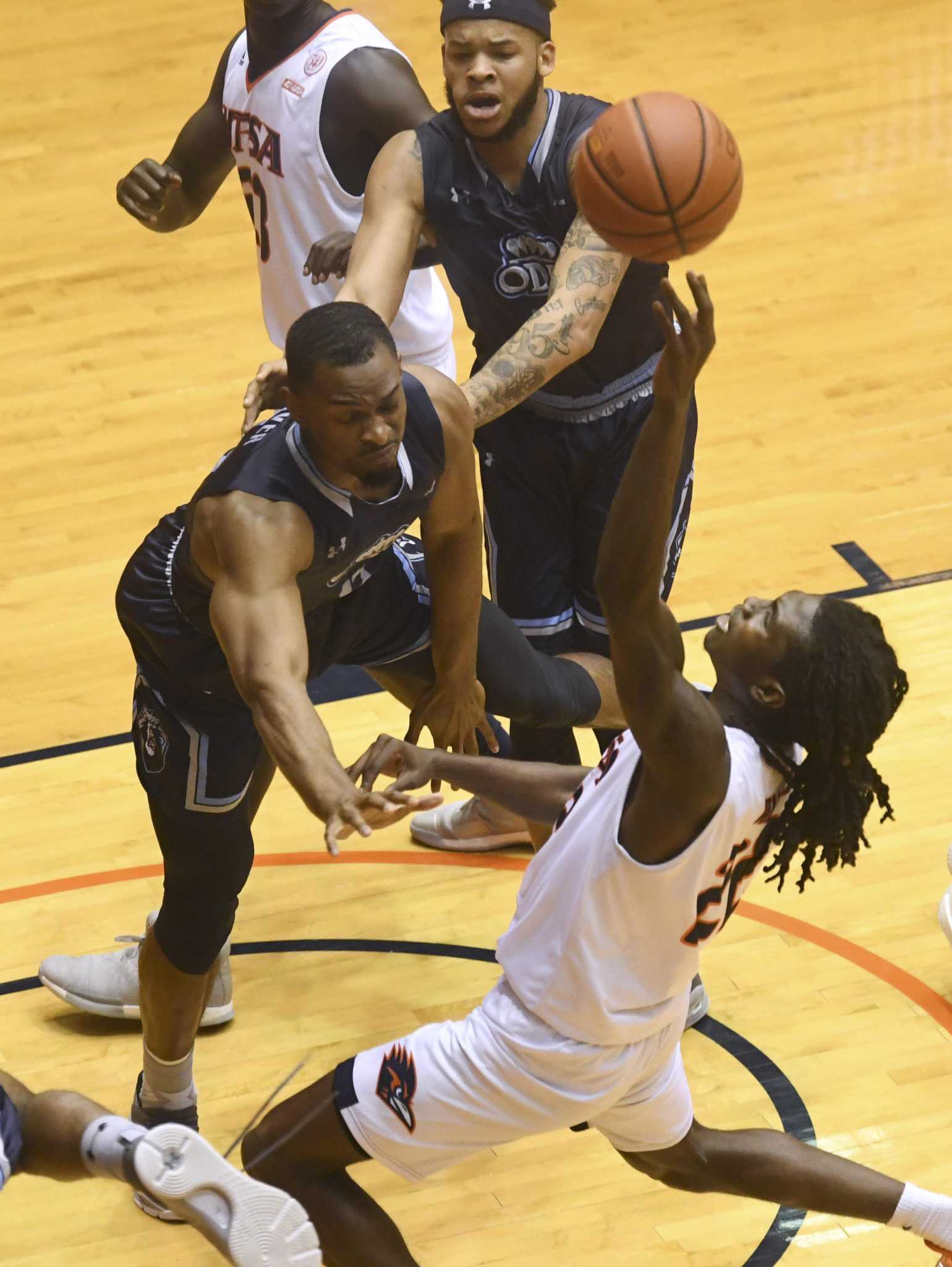UTSA basketball fighting for seeding entering matchup against UAB