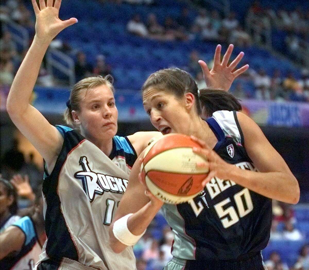 Life of Lobo: UConn to honor a Connecticut legend