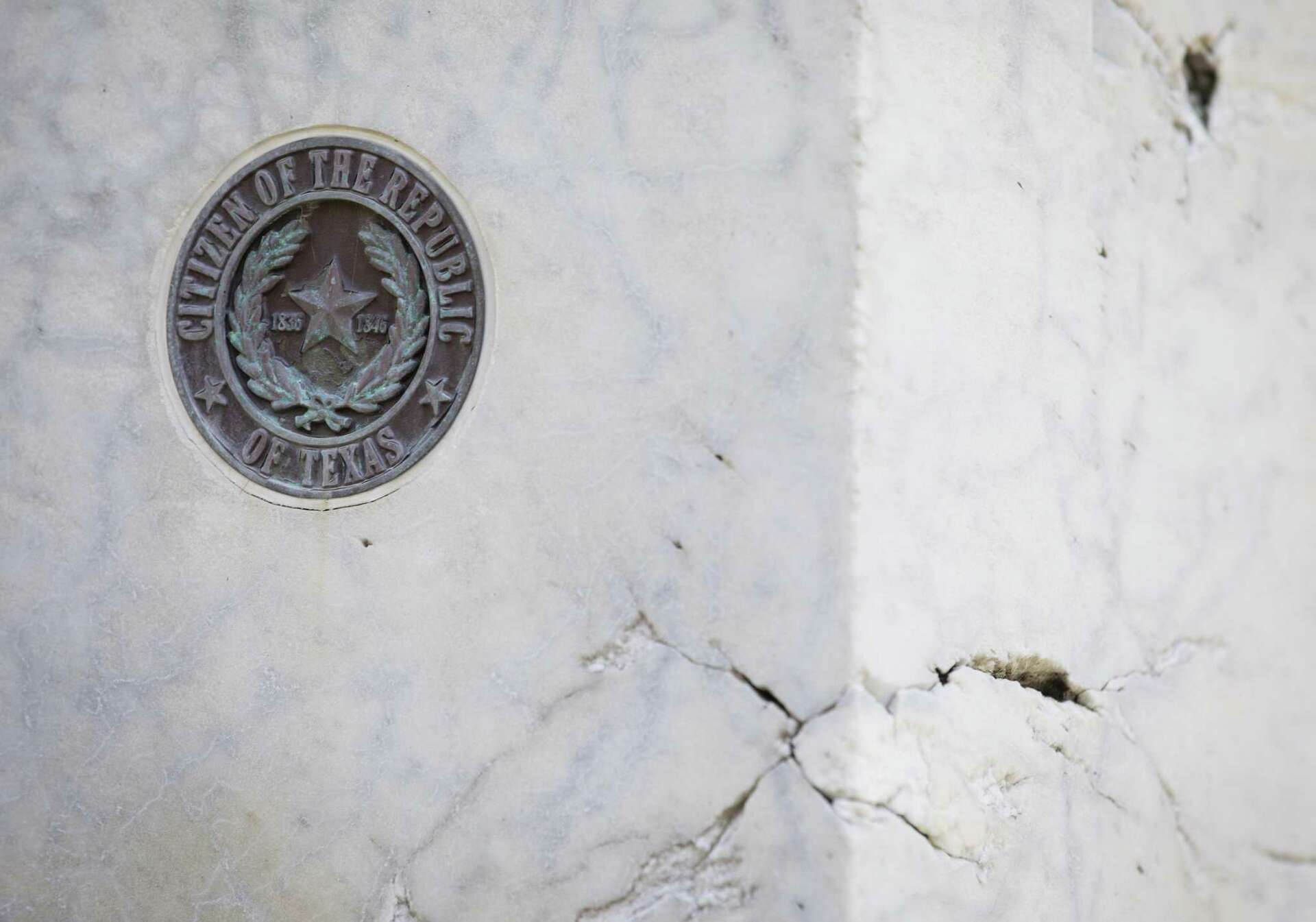 Walking through Houston history in 'the River Oaks of the Dead'