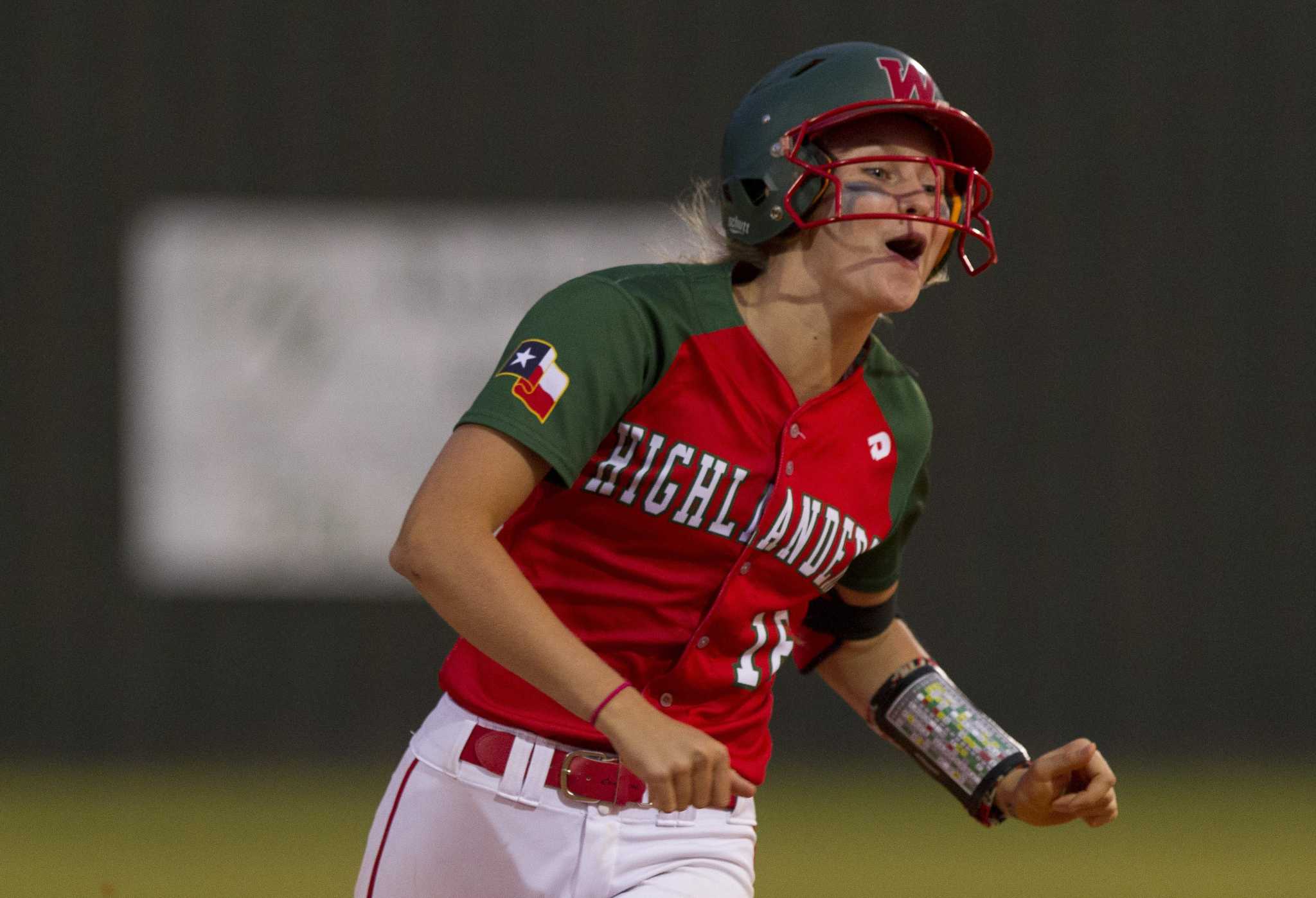 SOFTBALL ROUNDUP: The Woodlands wins a pair; Lake Creek tops K-Park