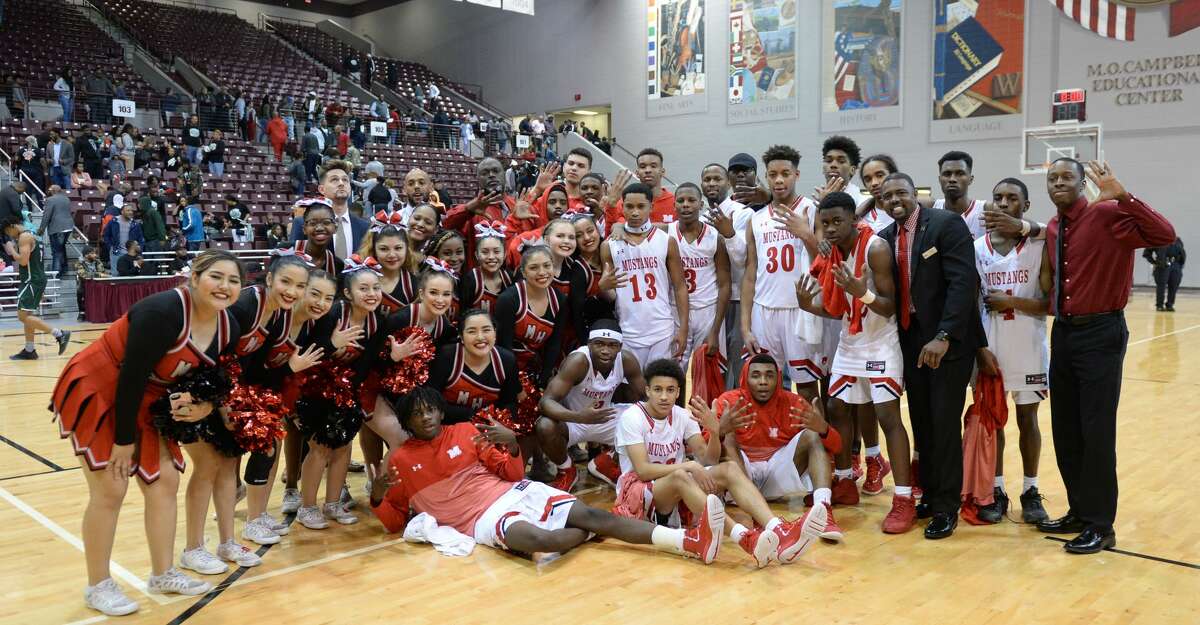 Manor holds off Hightower, sets up final with Connally