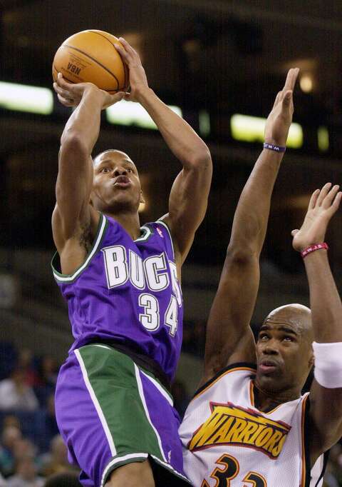 Memories of UConn icon Ray Allen as the Huskies retire his number
