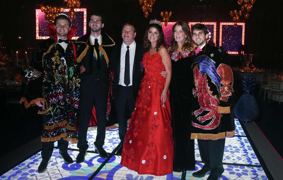 VIP view: Usher performs, Blayne Fertitta crowned queen at San Luis ...