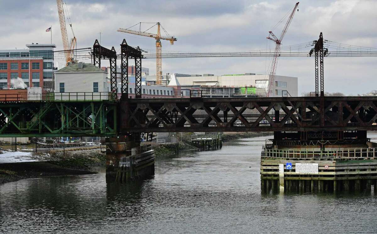 Walk Bridge debate focuses on river’s ‘navigable’ designation