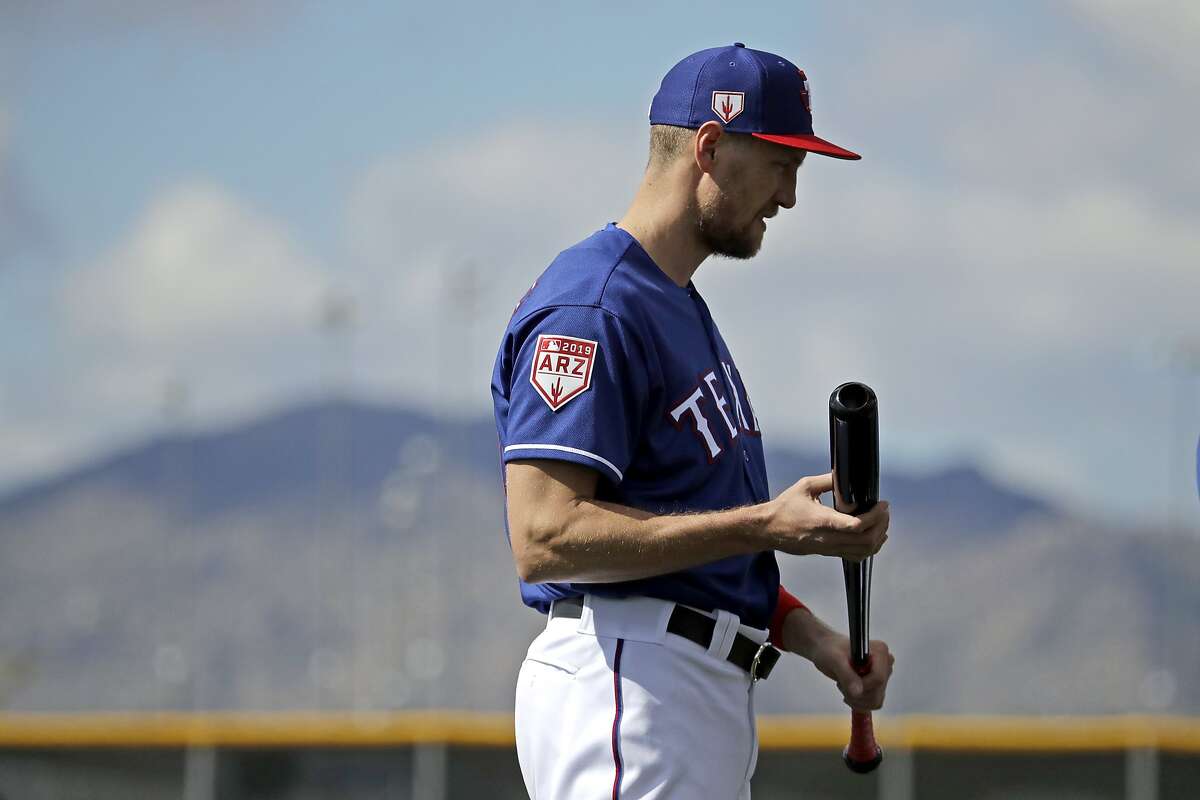 Giants fans, Hunter Pence resume love affair