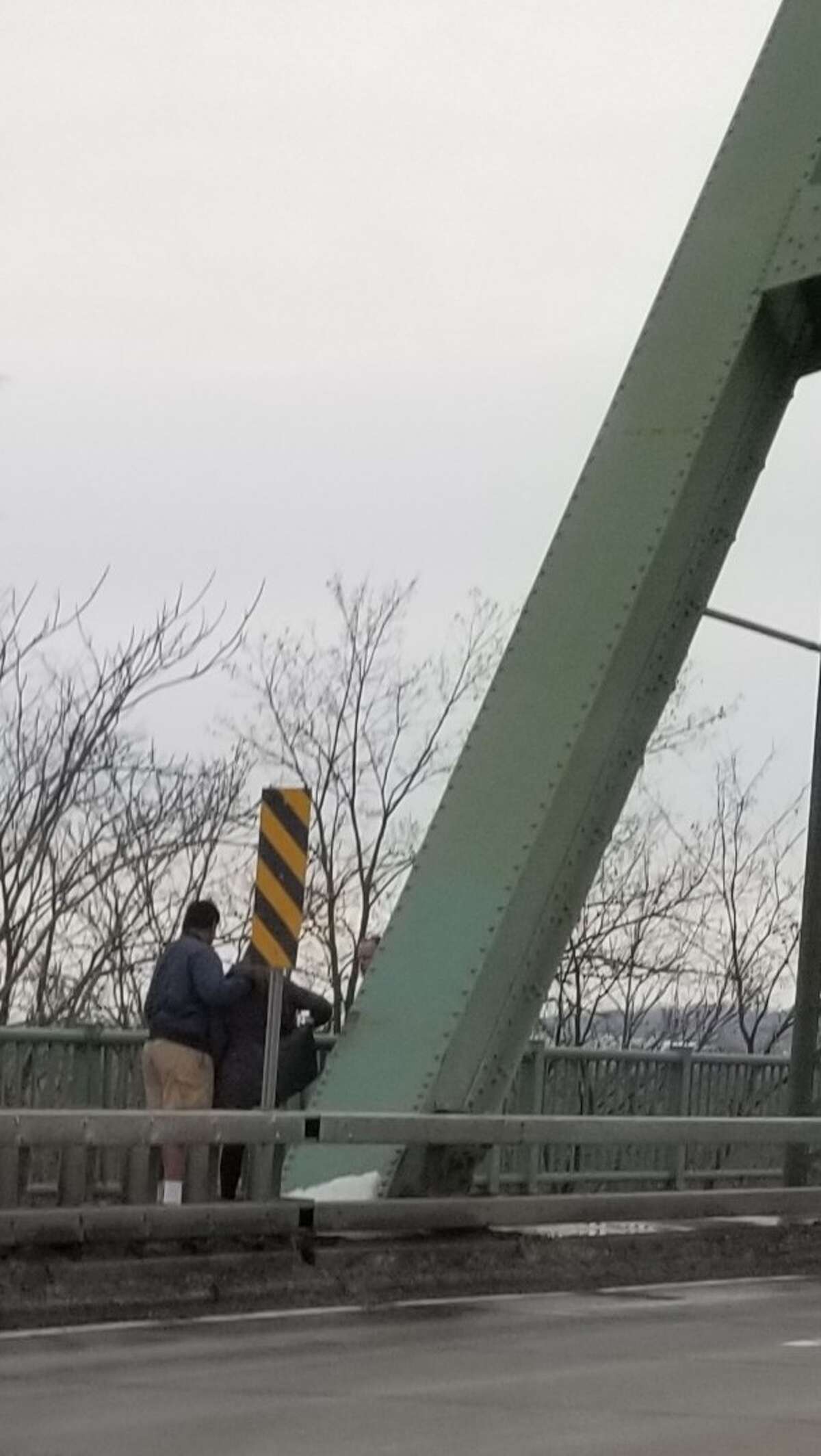 Police investigate jump from Troy-Menands Bridge