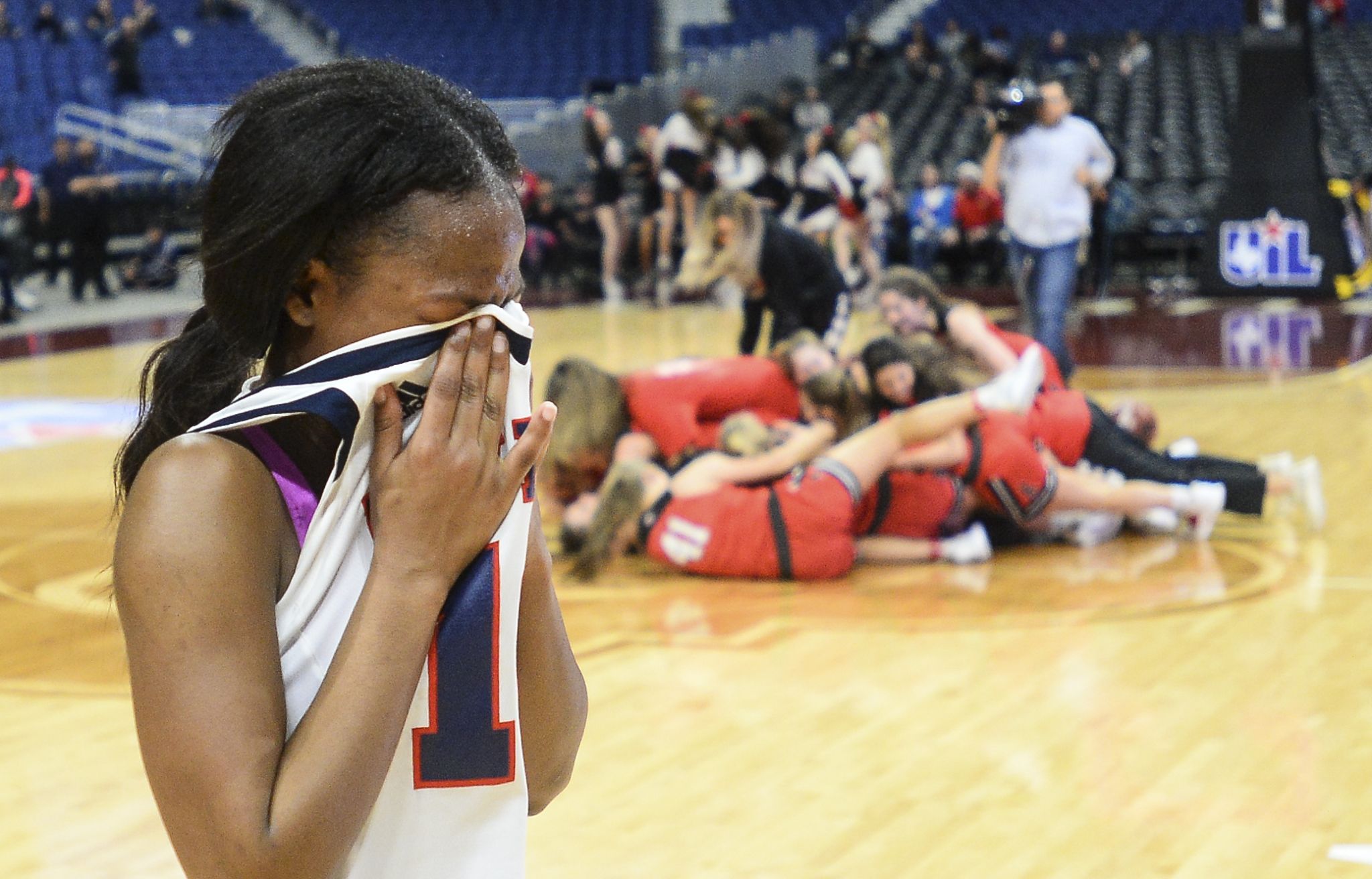 Lady Hawks fall in state championship