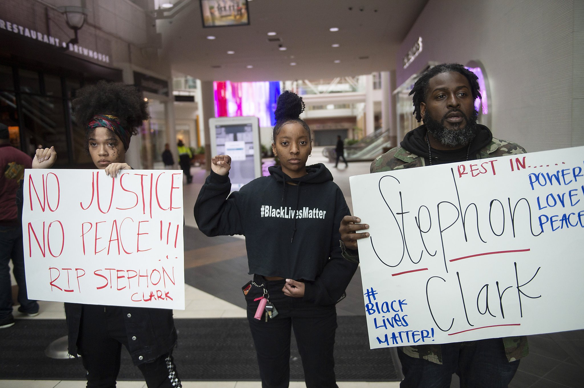 Stephon Clark’s family pledges to seek justice after Sacramento police ...