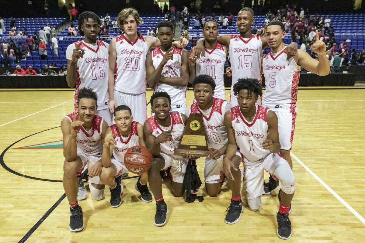 From football final to basketball semi: North Shore faces Duncanville again