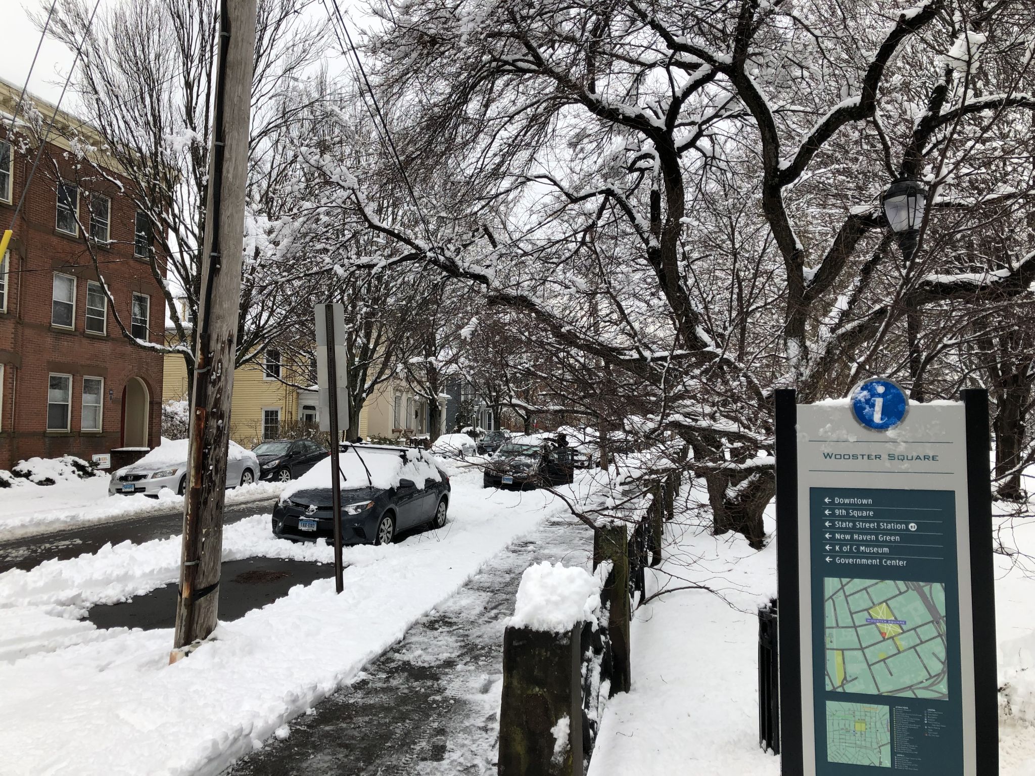 In Photos: Connecticut digs out from overnight snowfall