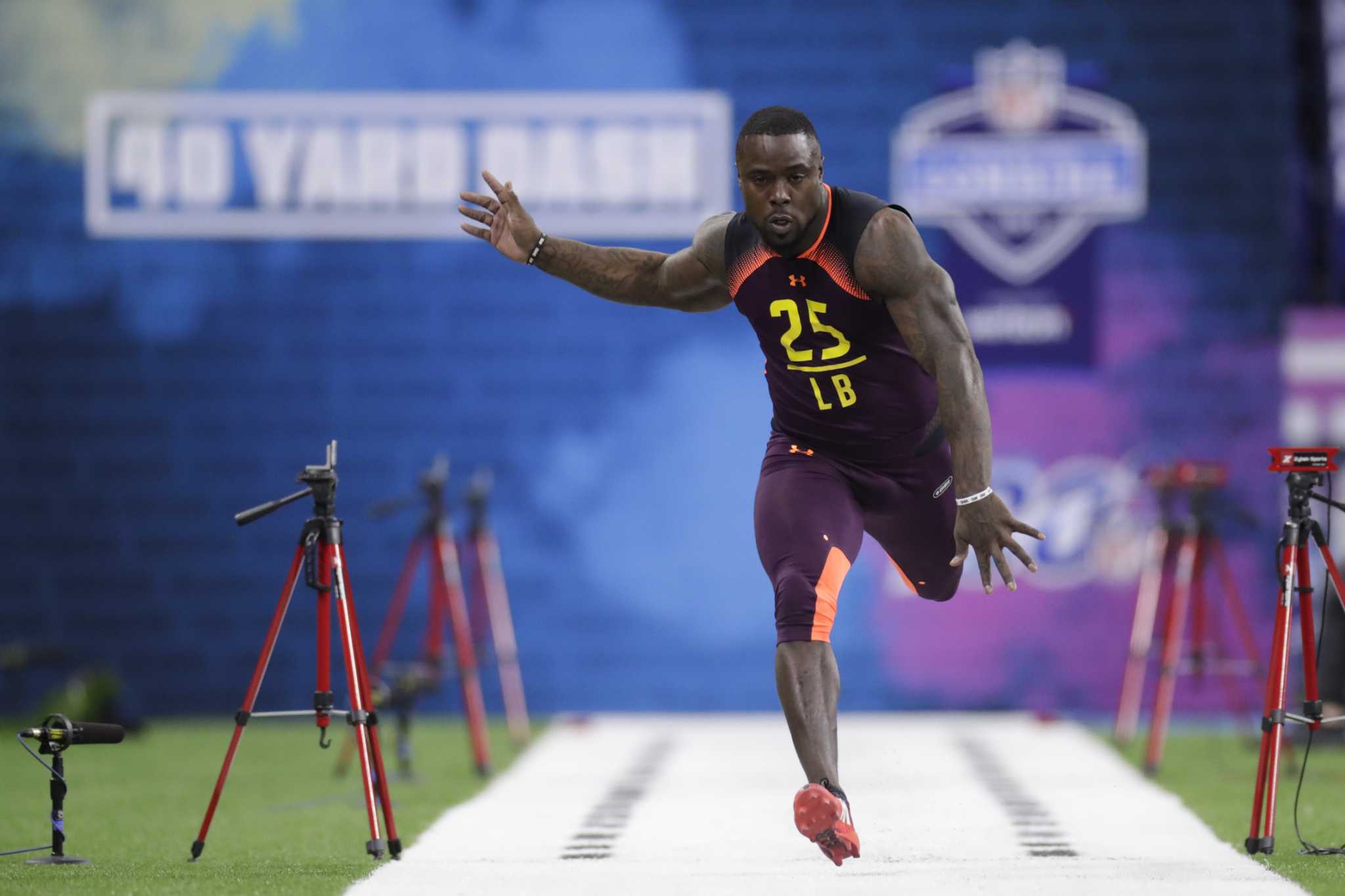 Texas LB Gary Johnson delivers fast 40 time, on Texans' radar