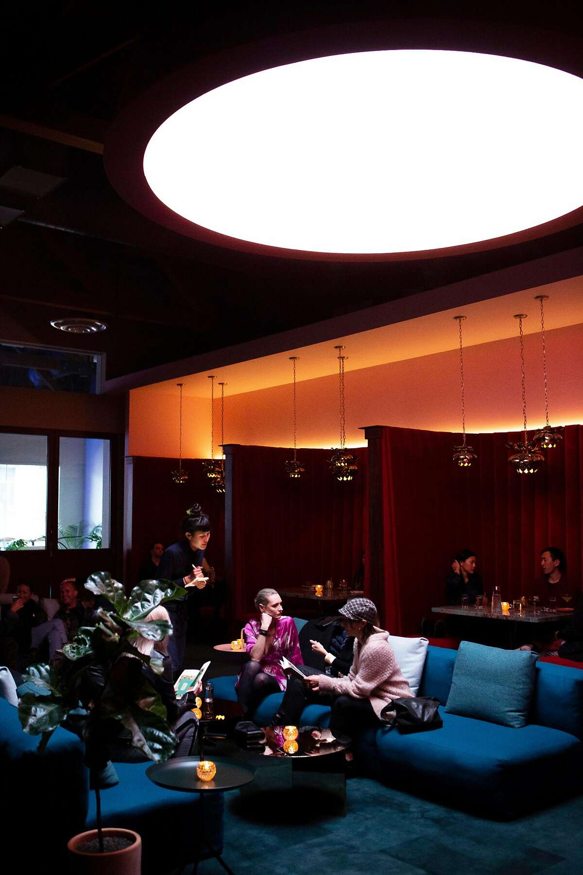 Mister Jiu’s sequel Moongate Lounge opens in Chinatown