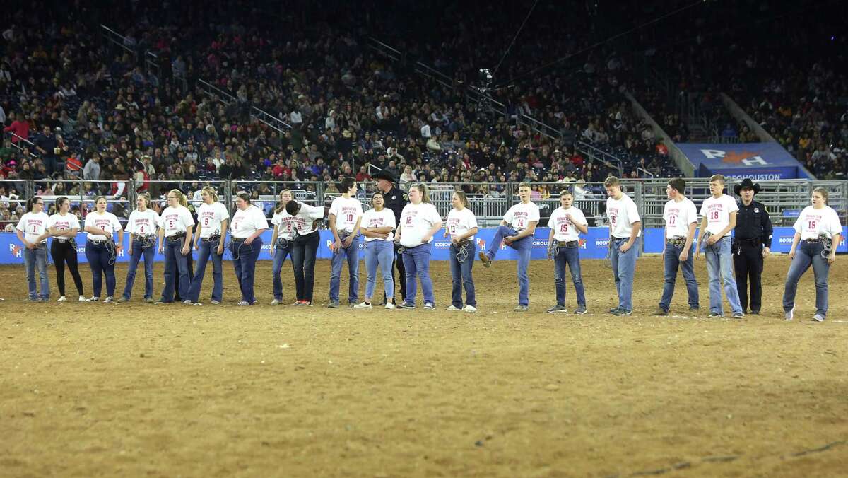 Kids scramble to catch calves and college at RodeoHouston